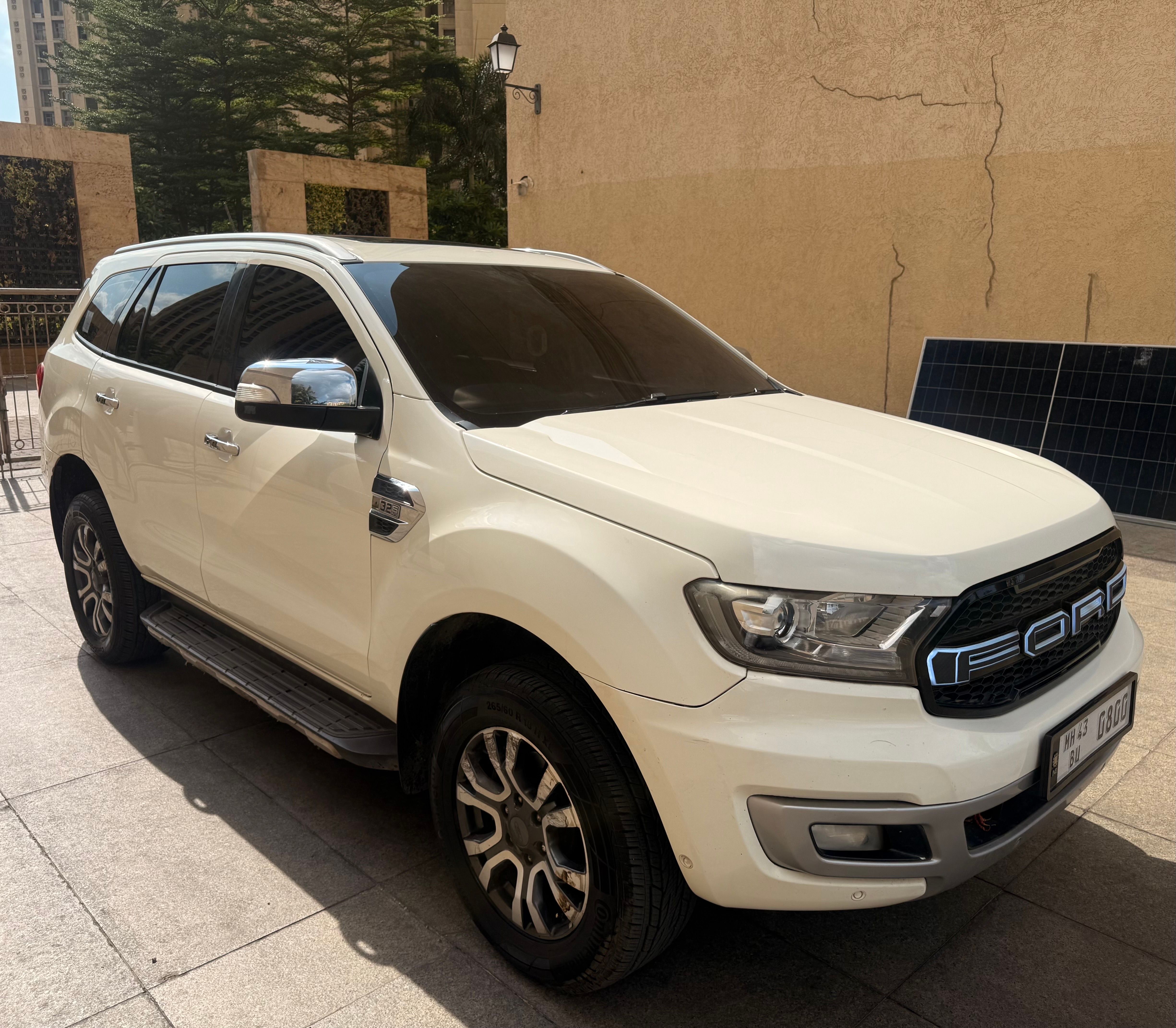 Buy Used Ford Endeavour Titanium Plus 4X4 AT of 2020 model @ 25,75,000 ...