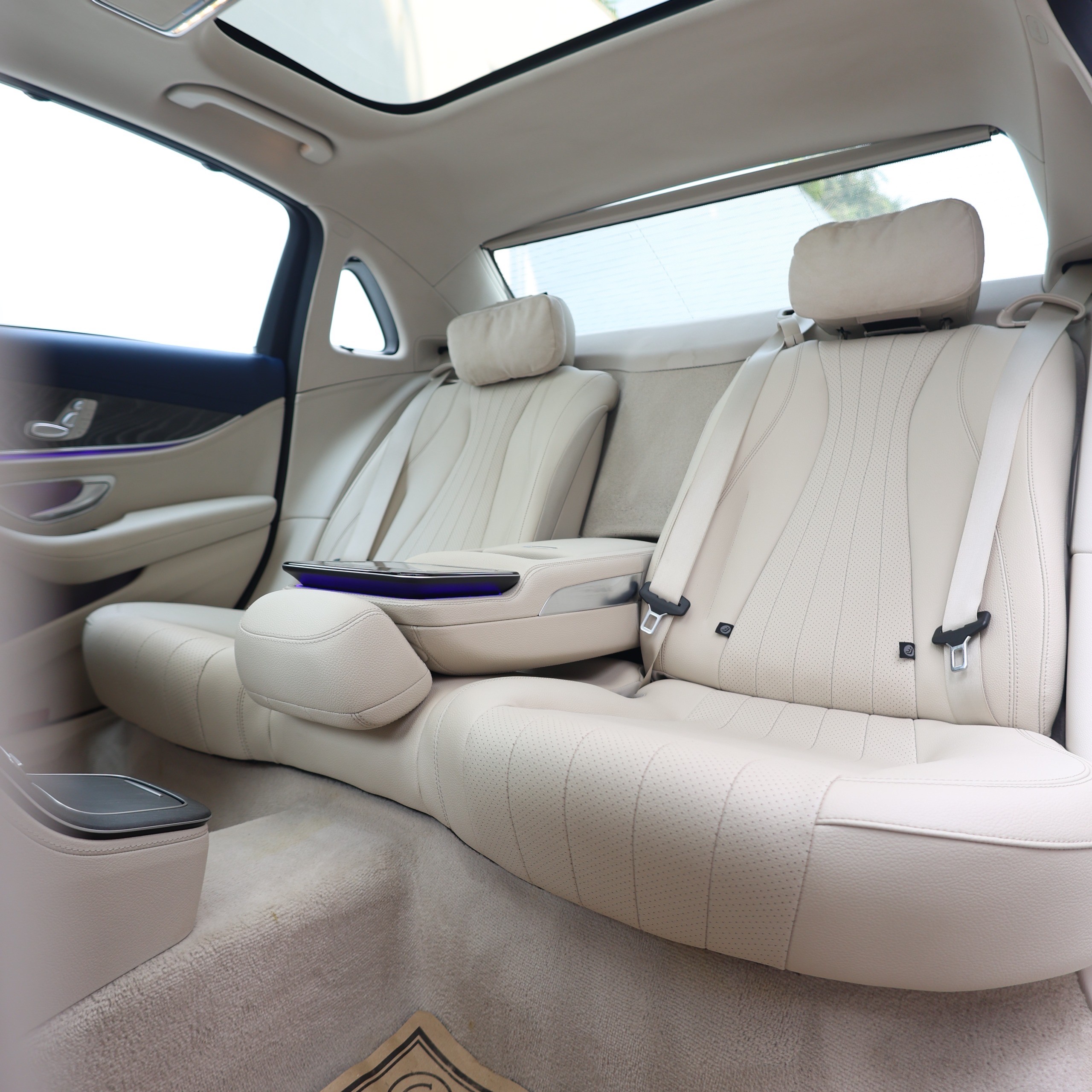 Buy Used Mercedes-Benz E-Class Exclusive E 200 BSVI of 2023 model @ 52,00,000 INR in Delhi ...