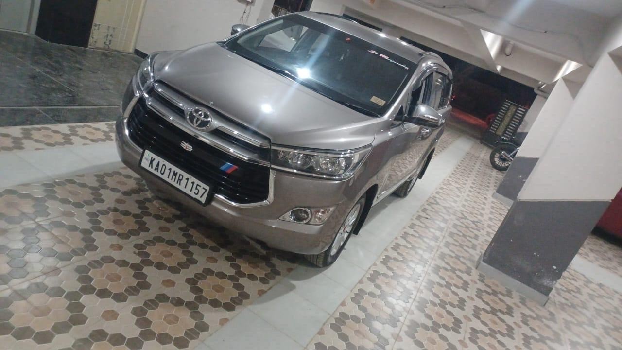 Buy Used Toyota Innova Crysta 2.4 G MT 8S BSIV of 2018 model @ 15 ...