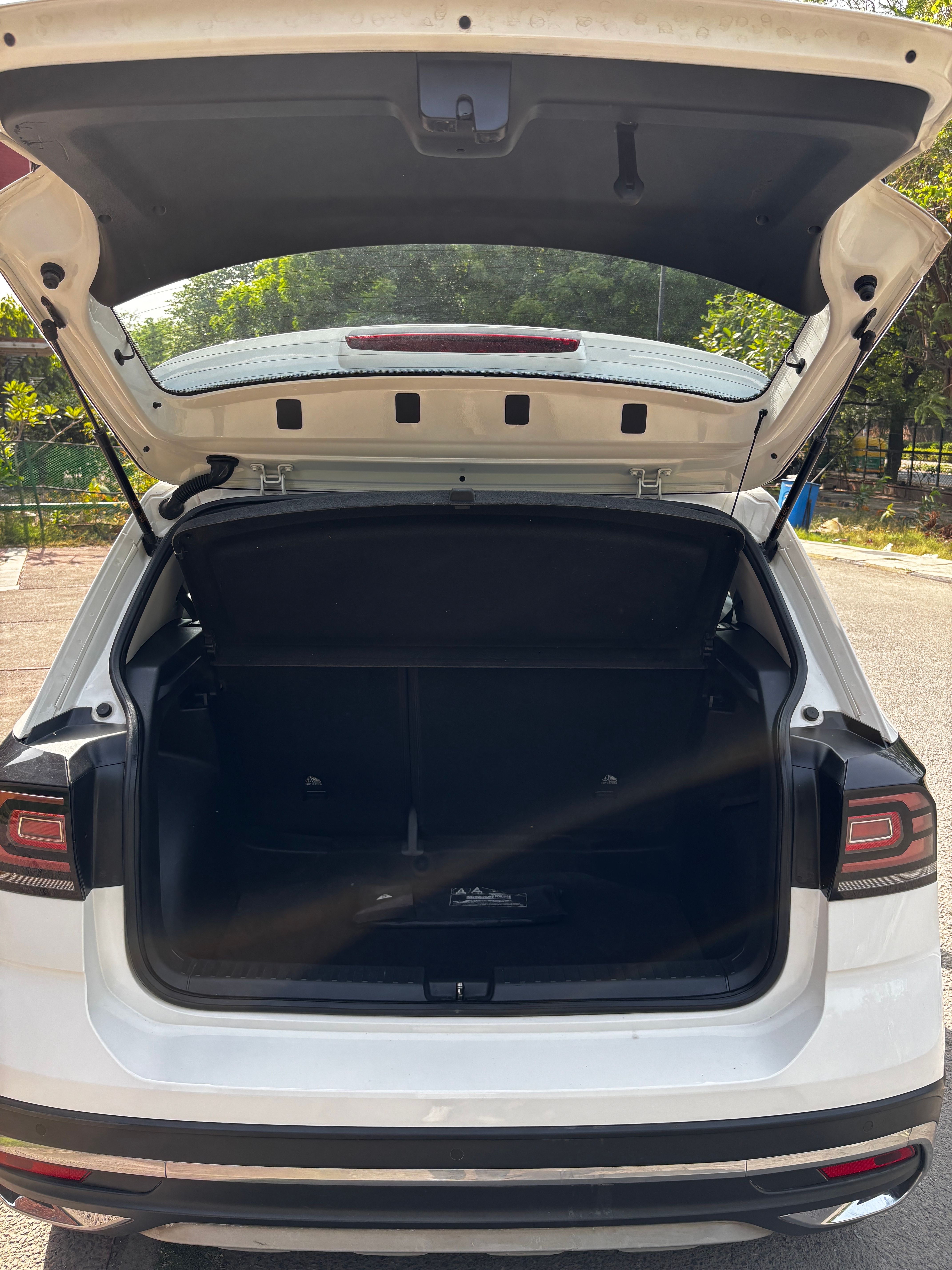 Buy Used Volkswagen Taigun 1.0 TSI Topline BSVI of 2022 model @ 10 ...