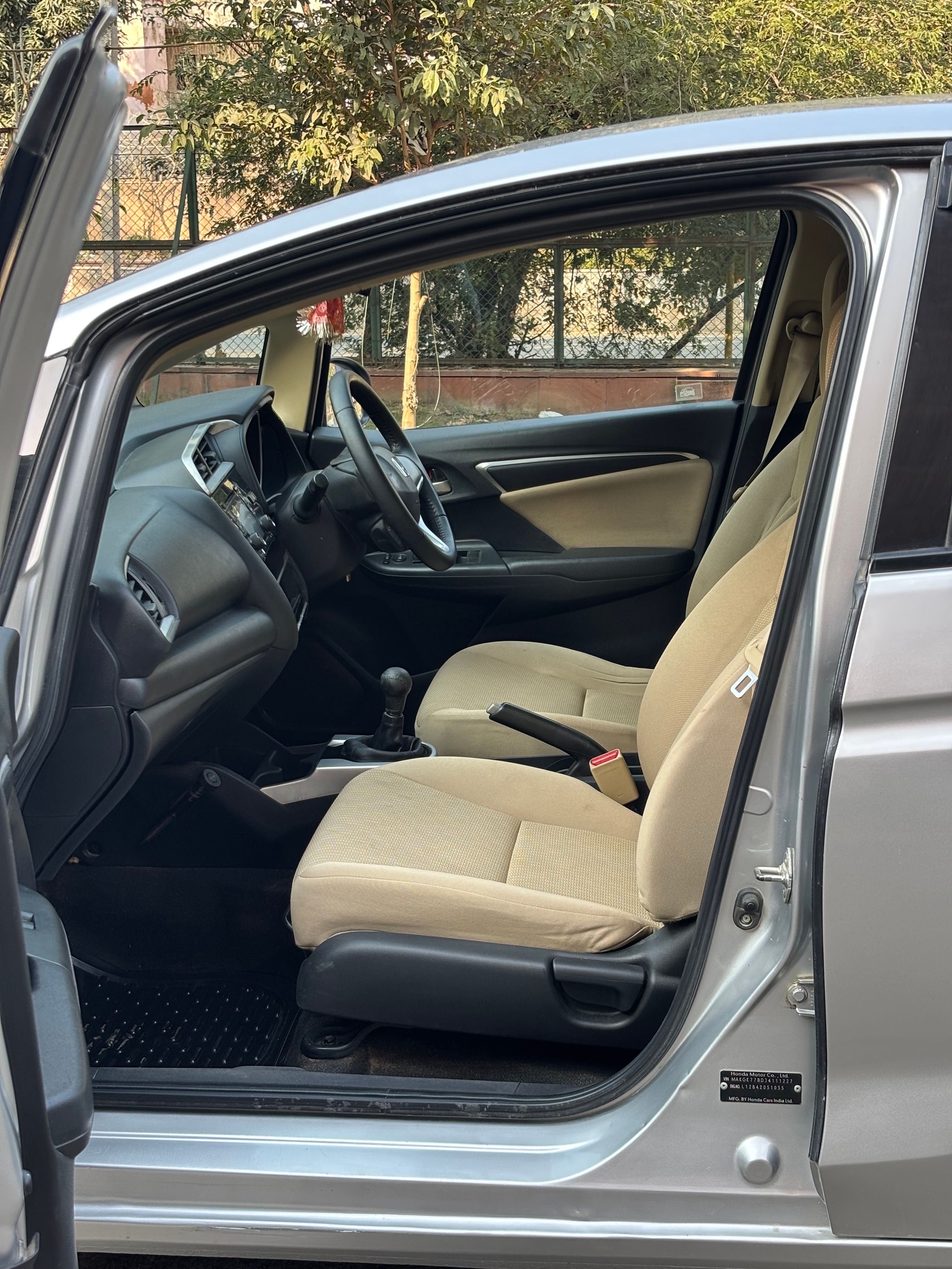 Buy Used Honda Jazz V of 2018 model @ 4,10,000 INR in Delhi - 5319602 ...