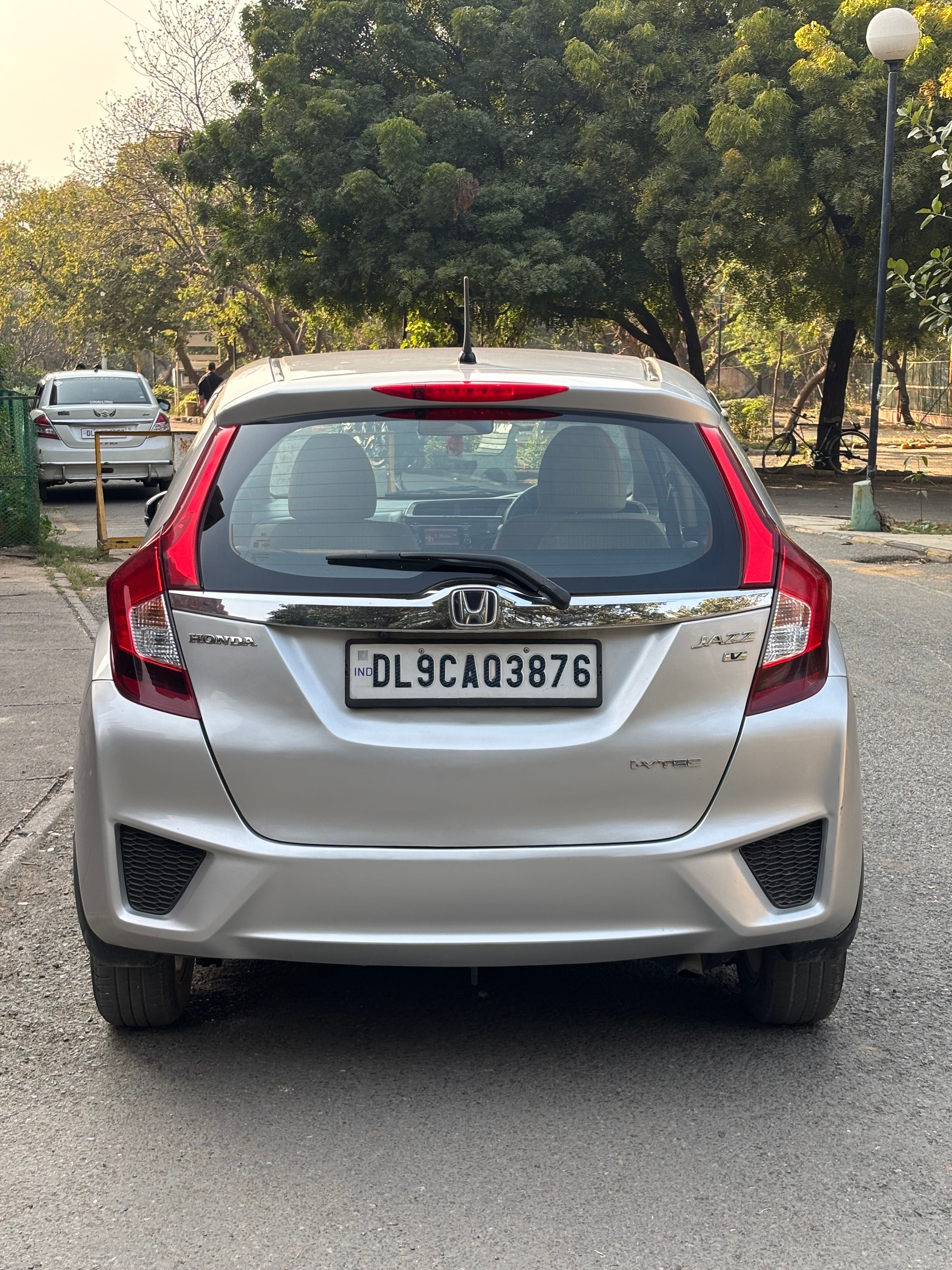 Buy Used Honda Jazz V of 2018 model @ 4,10,000 INR in Delhi - 5319602 ...