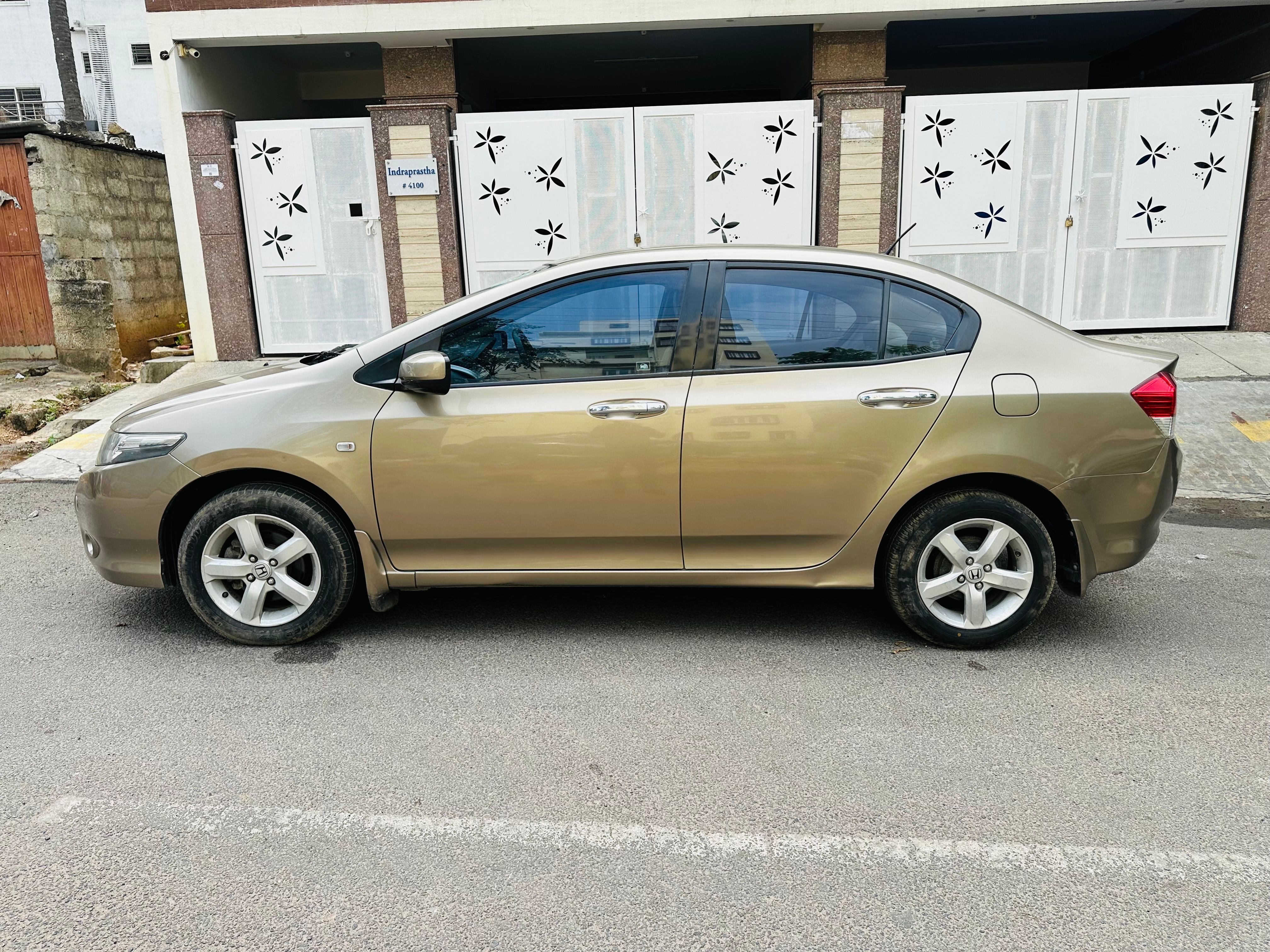Buy Used Honda City 1.5 V MT of 2010 model @ 3,45,000 INR in Bangalore ...