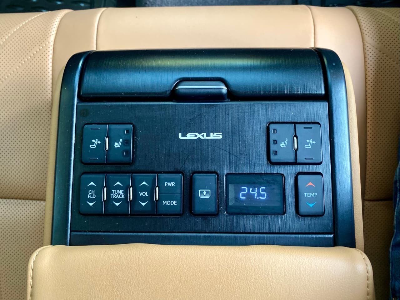 Buy Used Lexus ES 300h Exquisite of 2022 model @ 45,80,000 INR in Delhi ...