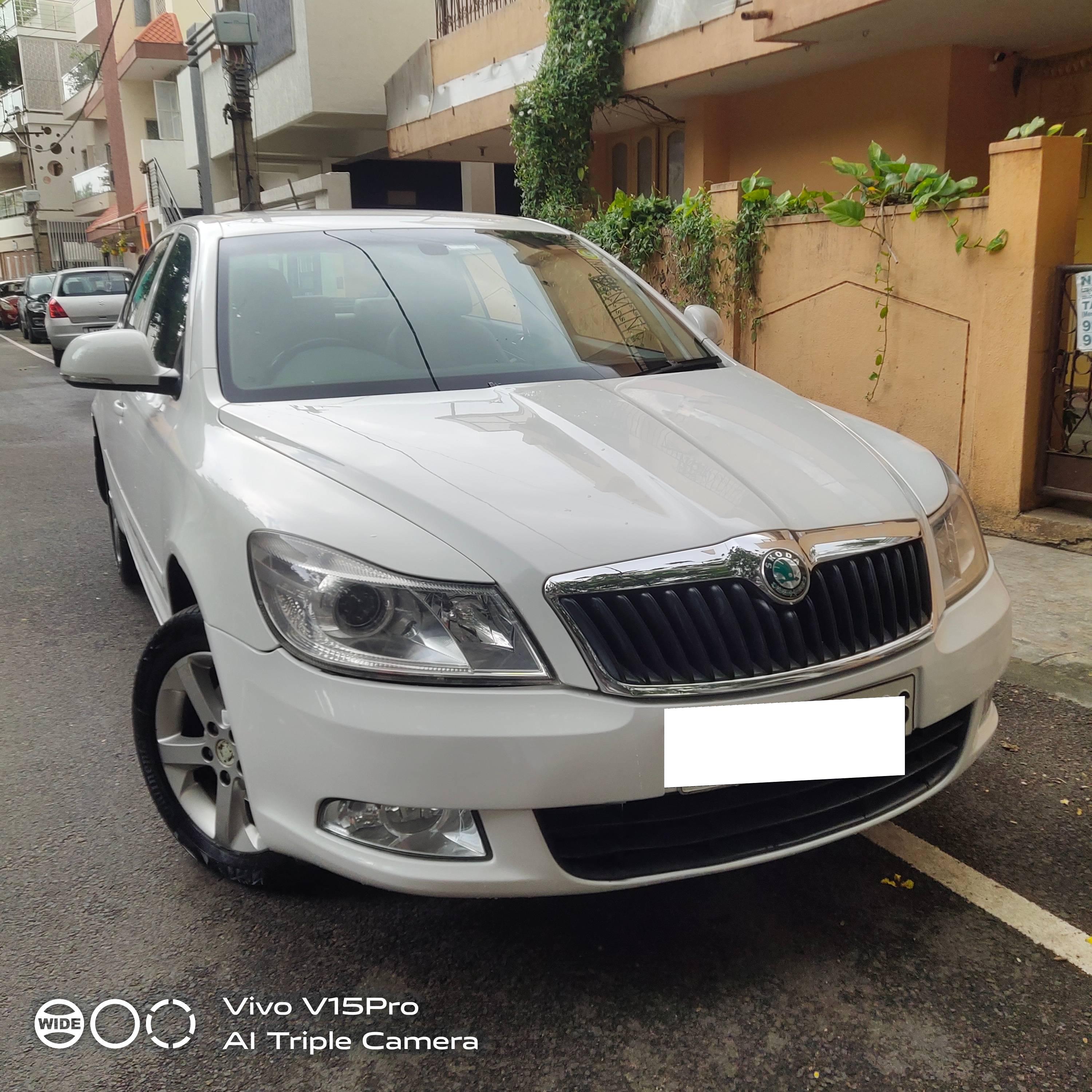 Used Skoda Laura Elegance 2.0 TDI CR AT Car in Bangalore, 2012 Model ...