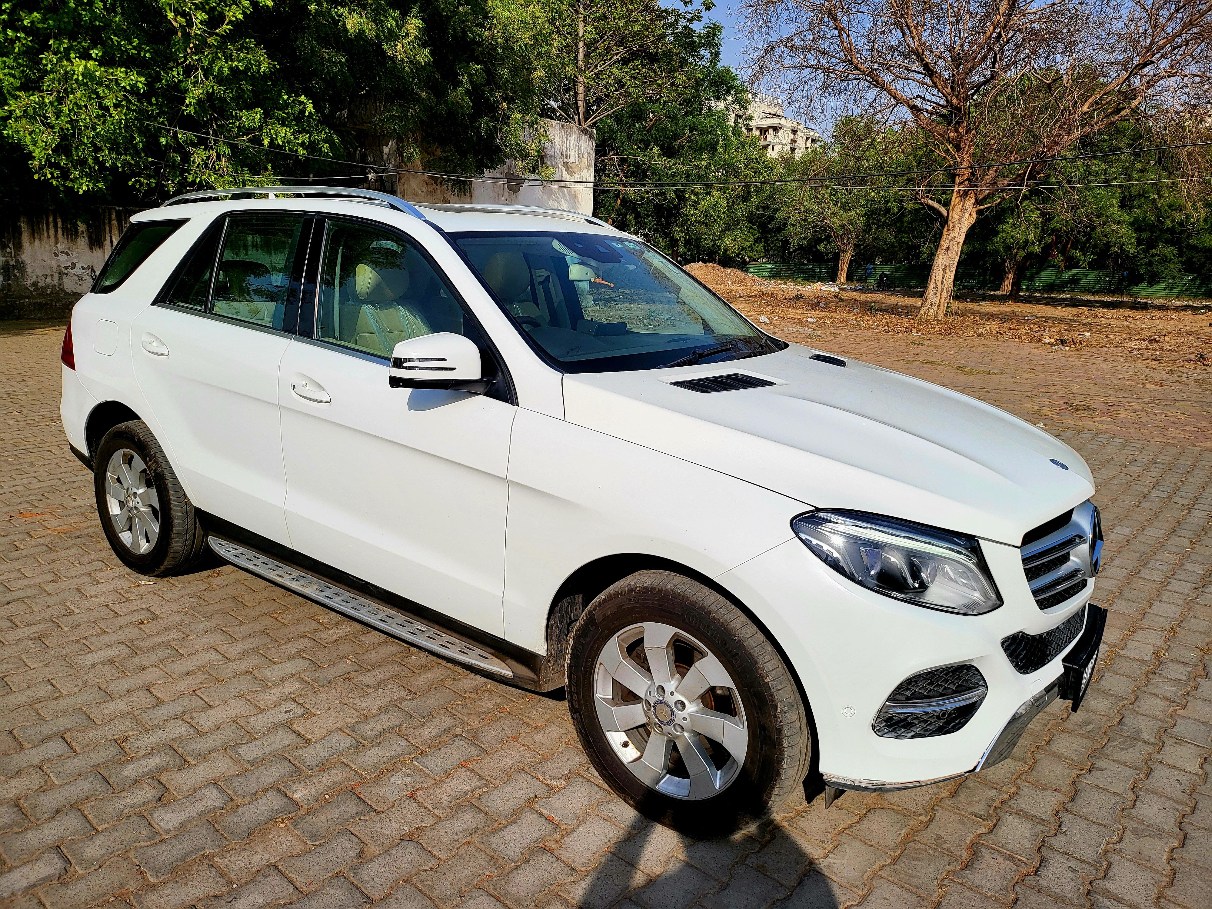2016 Mercedes-Benz GLE Discounted कार नई दिल्ली में ₹18.90 Lakh में ...