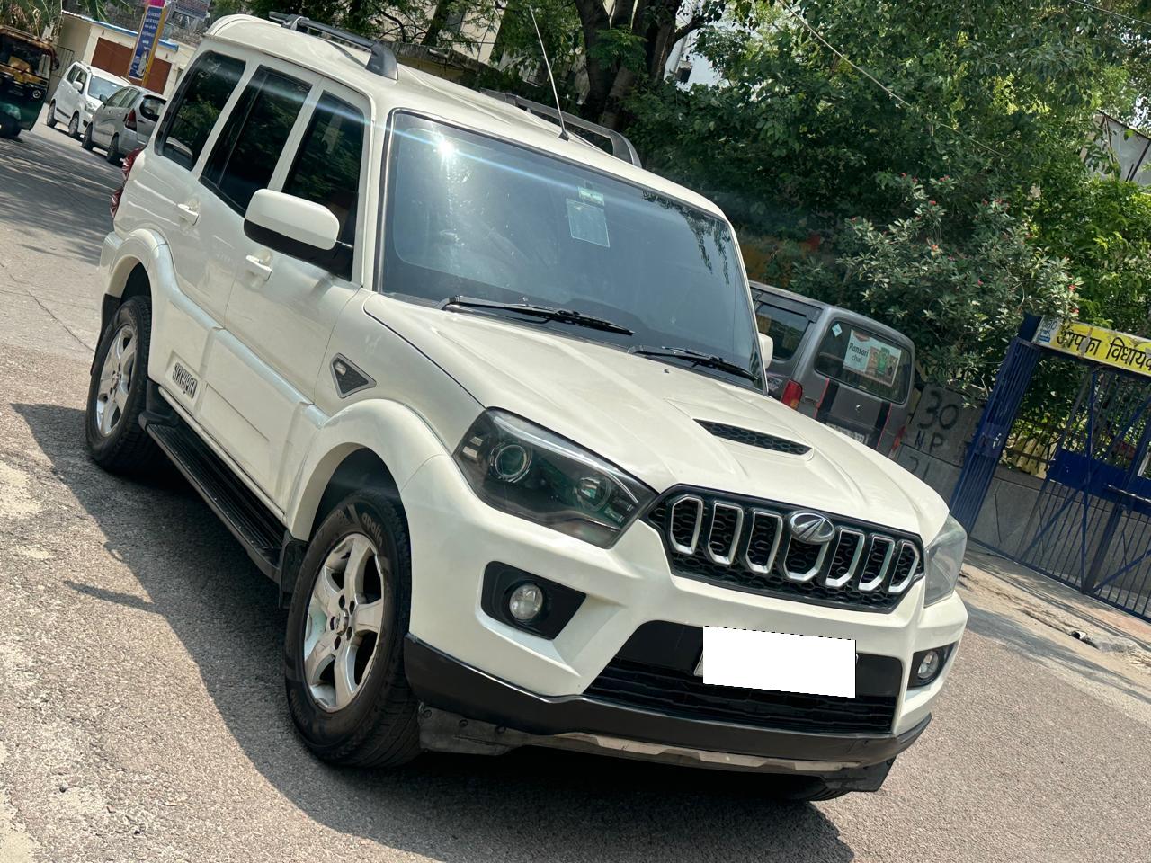 Used Mahindra Scorpio S7 140 BSIV Car in New Delhi, 2017 Model - Find ...