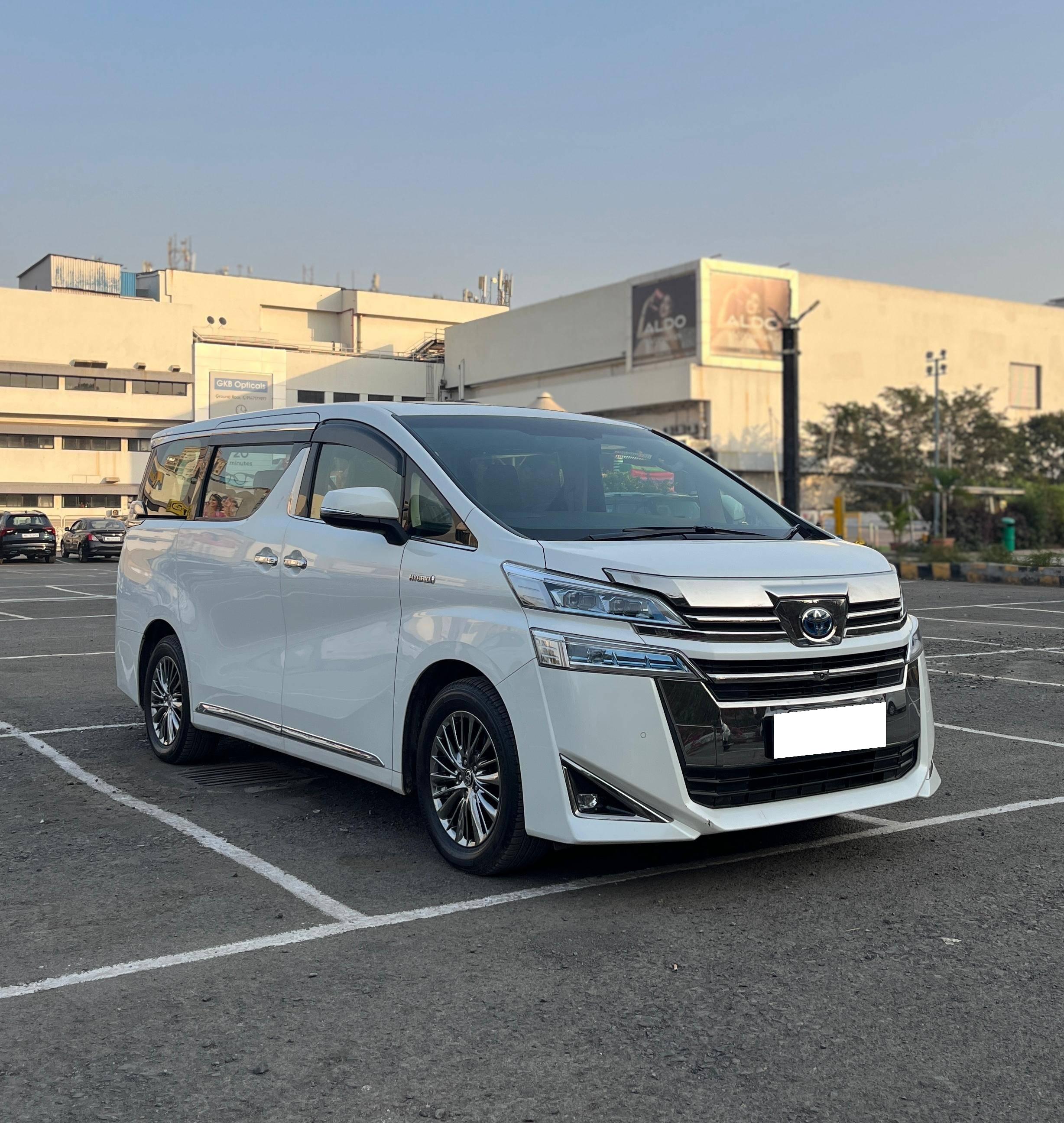 Used Toyota Vellfire VIP Executive Lounge Car in Mumbai, 2023 Model ...