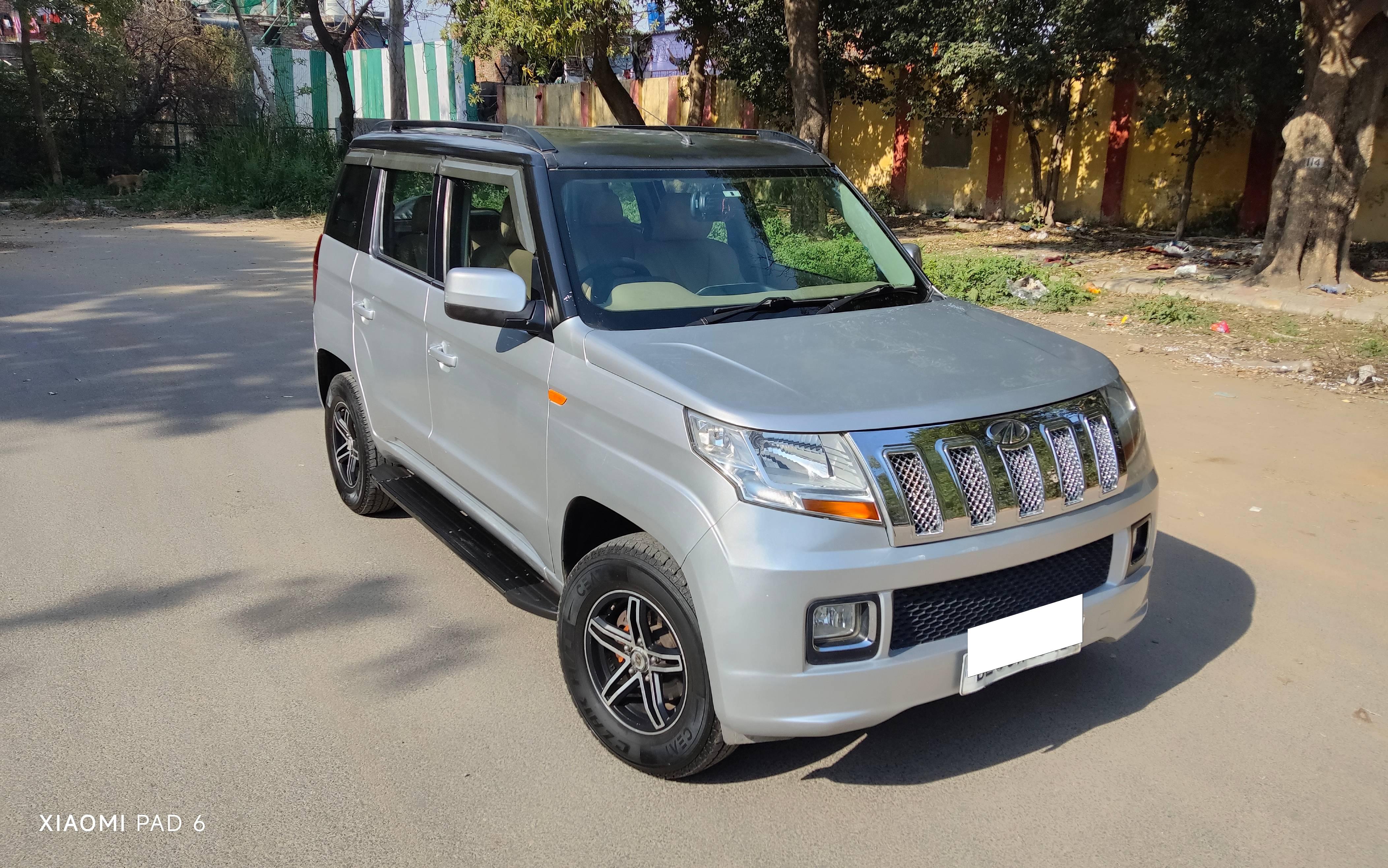 Used Mahindra TUV 300 T8 AMT Car in New Delhi, 2017 Model - Find Best ...