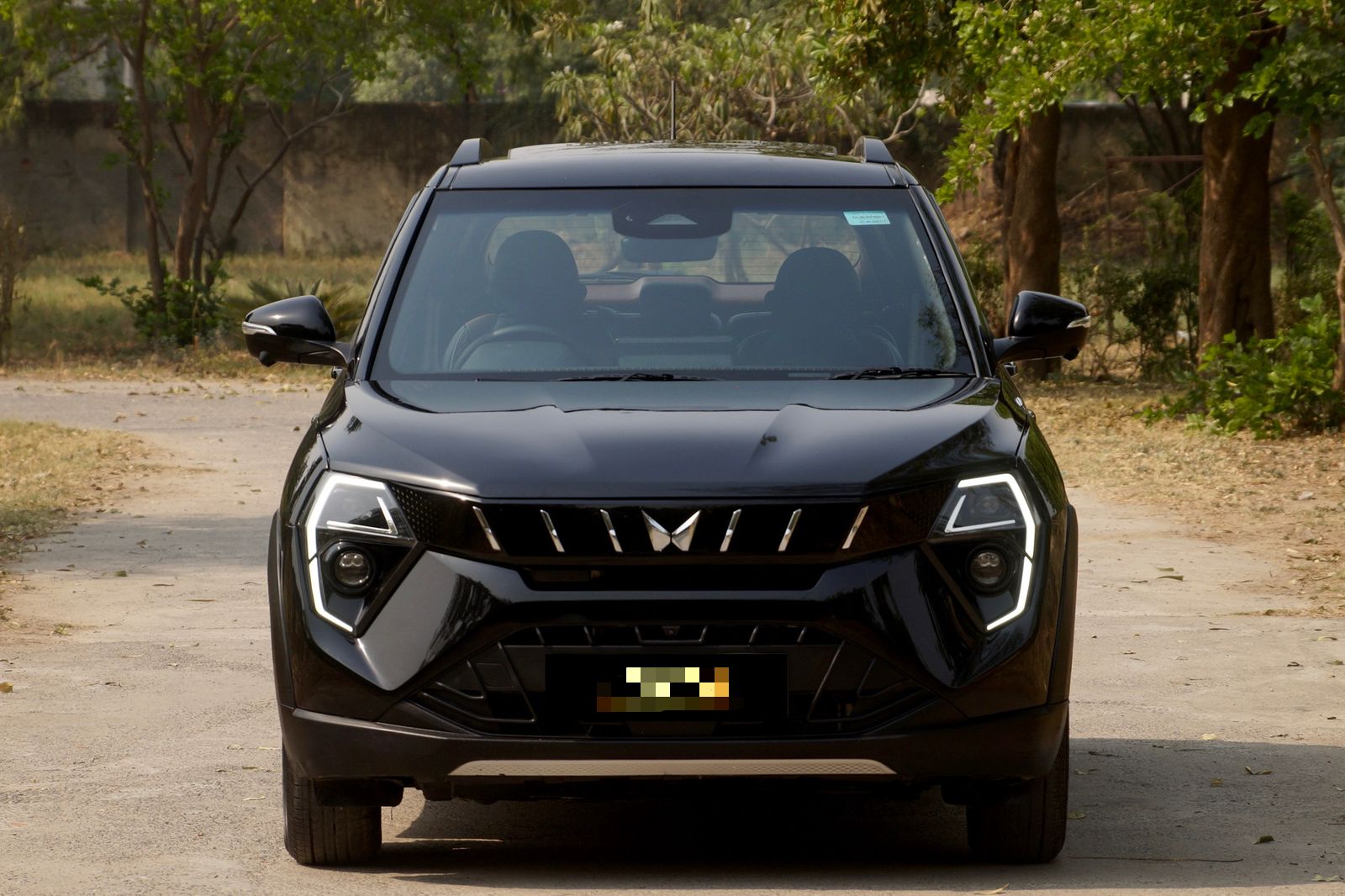 Used Mahindra XUV 3XO AX5 L Turbo AT Car in New Delhi, 2024 Model - Find Best Deals! | CarDekho.com