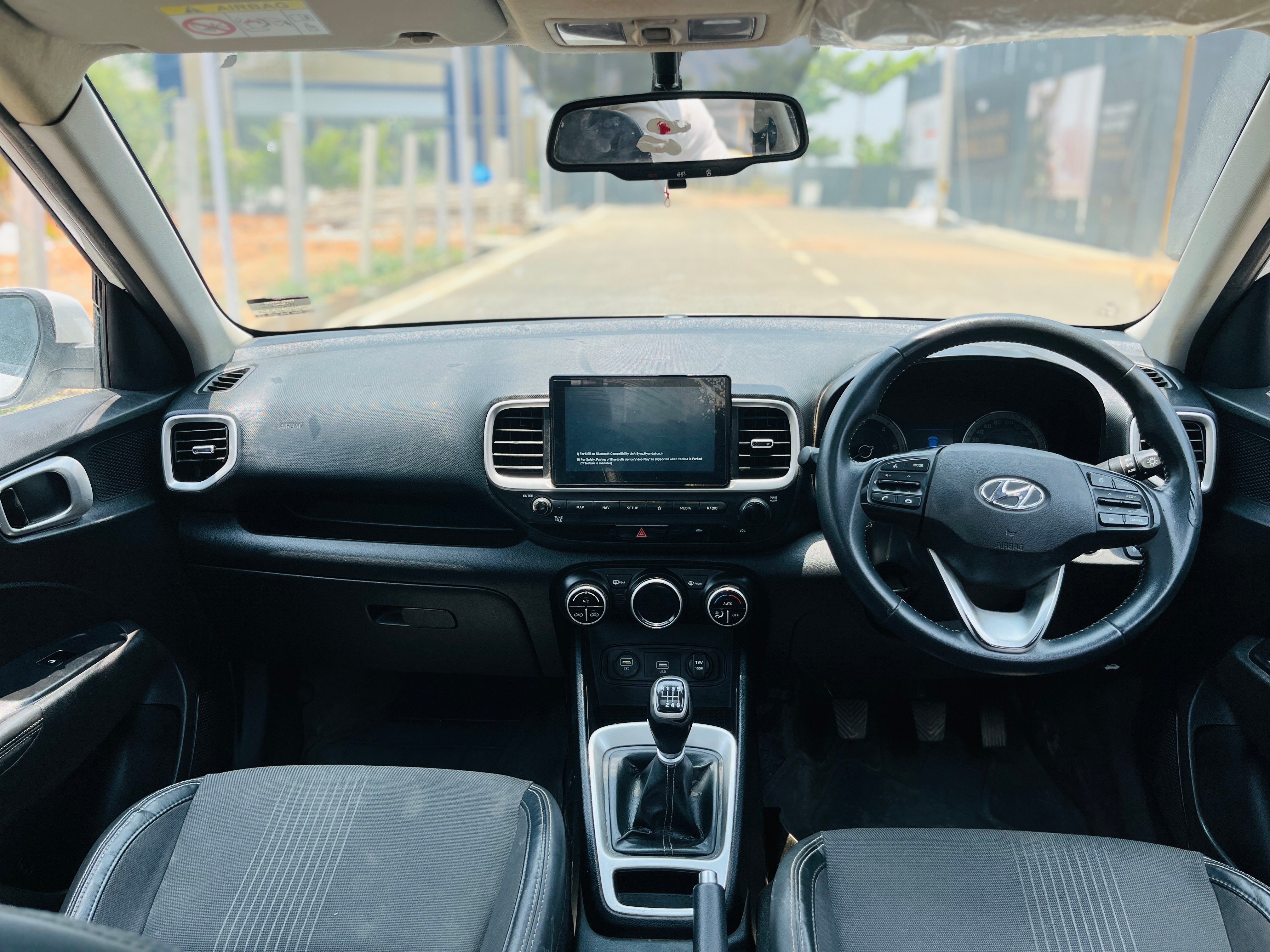 Buy Used Hyundai Venue SX Opt Diesel BSIV of 2019 model @ 8,50,000 INR ...