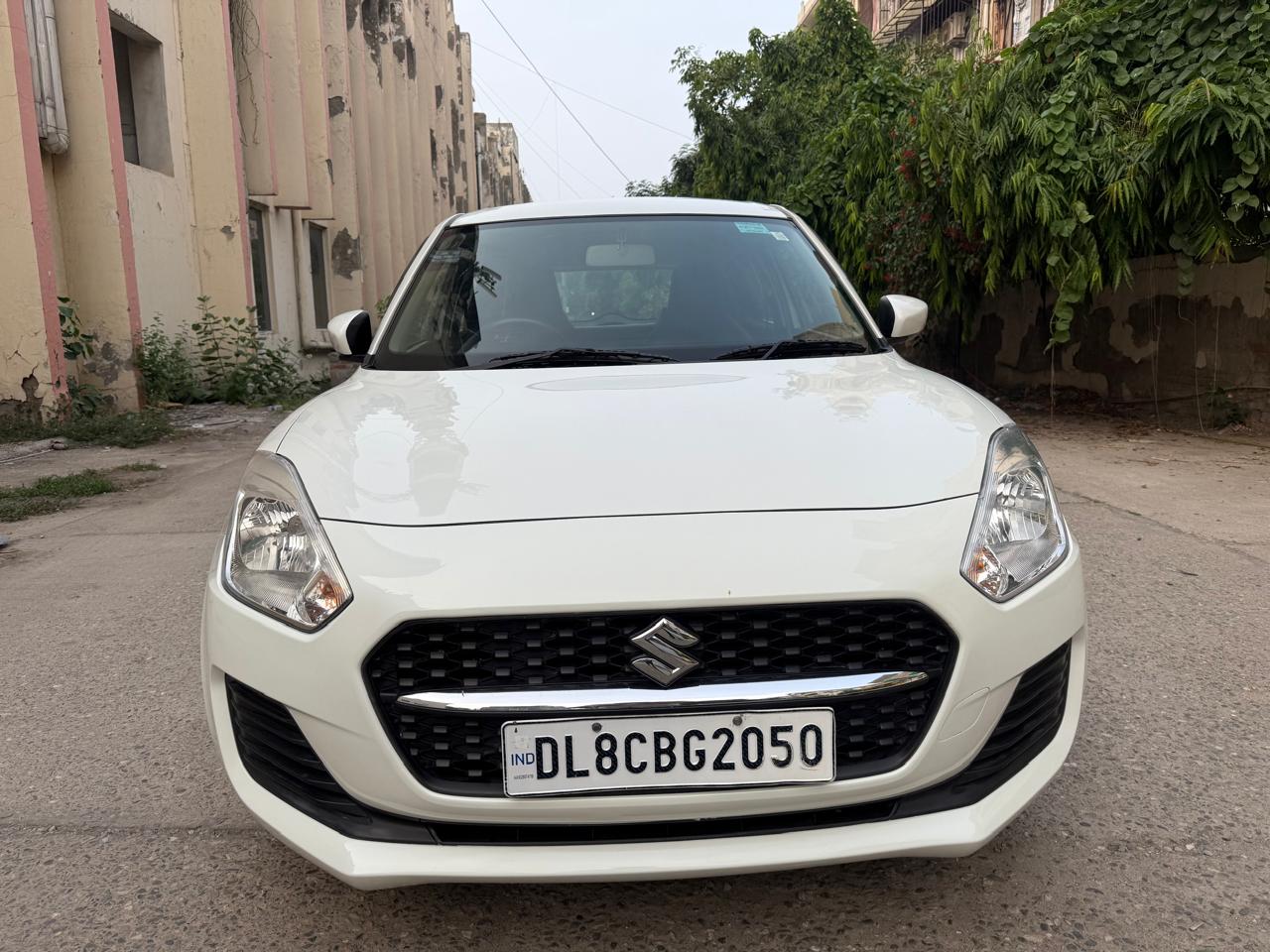Used Maruti Swift LXI Car in New Delhi, 2023 Model - Find Best Deals ...