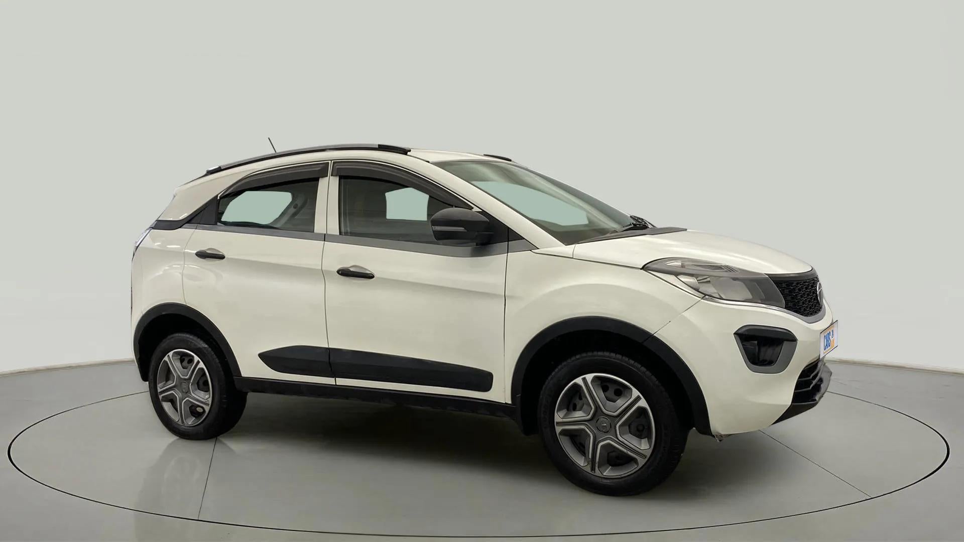 Used Tata Nexon 1.2 Revotron XM Car in Gurgaon, 2018 Model - Find Best Deals! | CarDekho.com