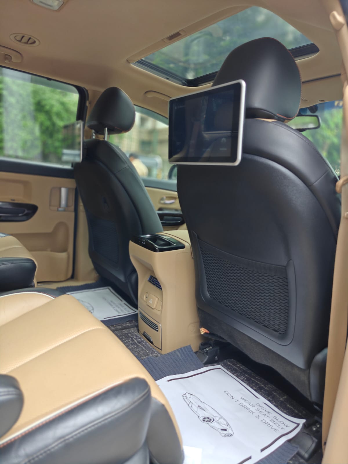 Buy Used Kia Carnival Limousine of 2020 model @ 24,99,000 INR in Mumbai - 4682765 - ZigWheels.com