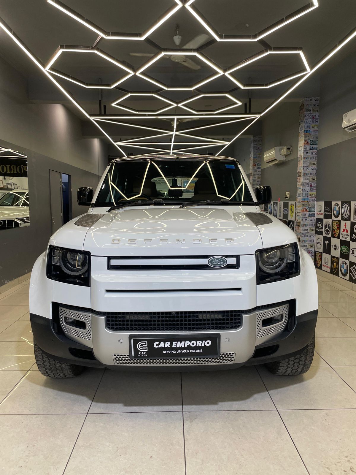 Used Land Rover Defender 2.0 110 HSE Car in New Delhi, 2022 Model ...