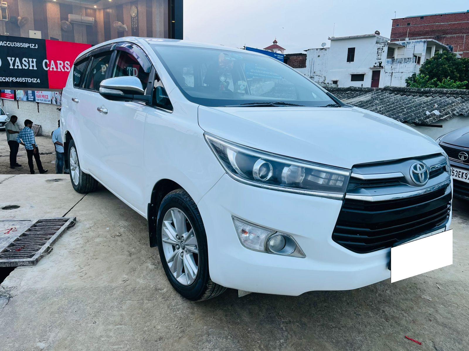 Used Toyota Innova 2.5 G (Diesel) 7 Seater BS IV Car in Gorakhpur, 2016 ...