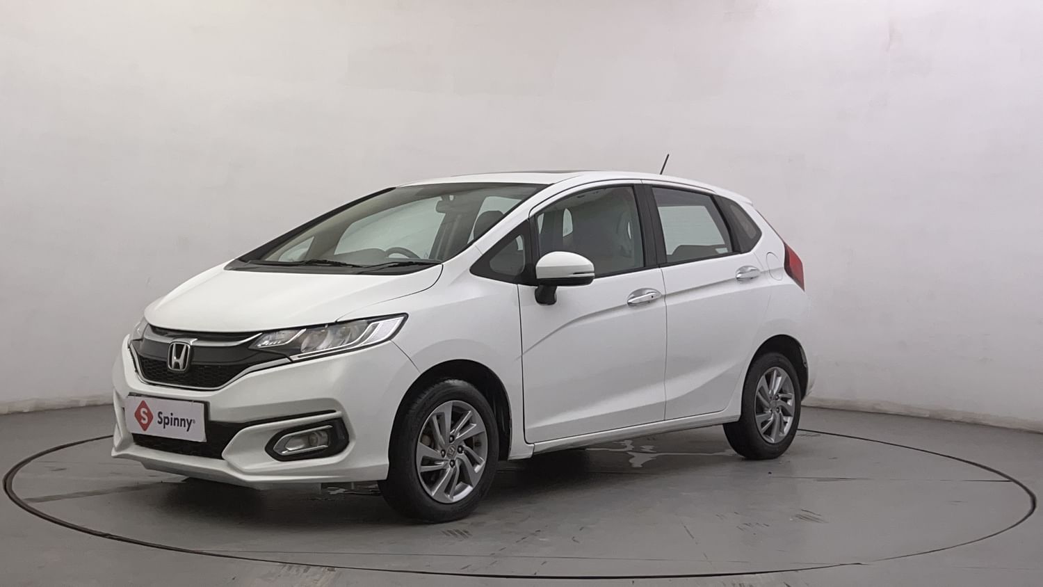 Used Honda Jazz ZX Car in Ahmedabad, 2021 Model - Find Best Deals ...