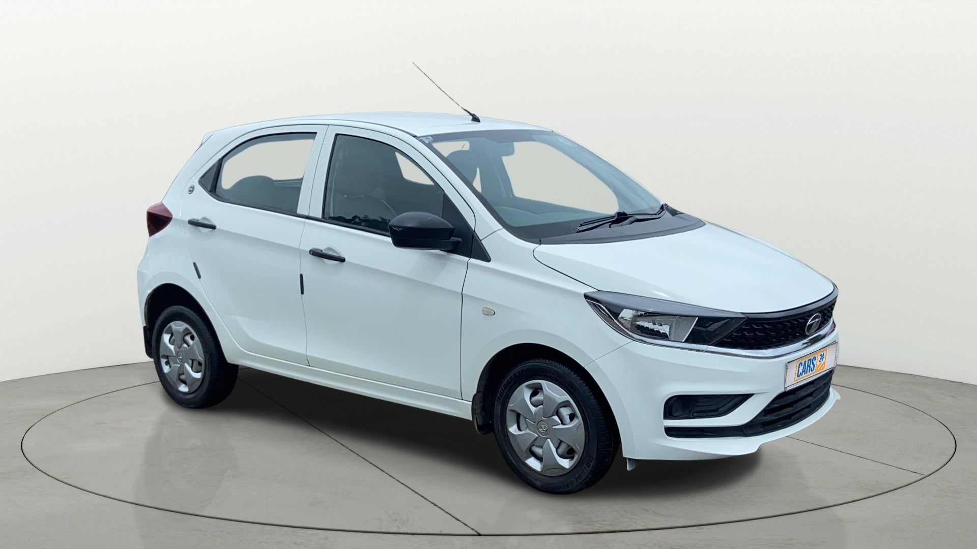 Used Tata Tiago XM CNG Car in Surat, 2023 Model - Find Best Deals ...