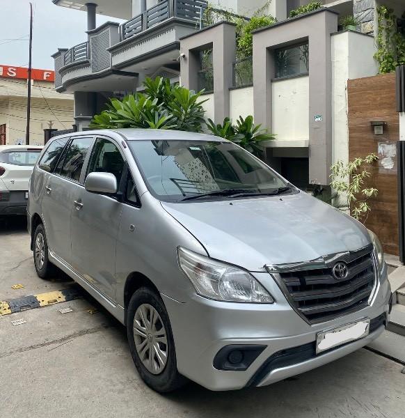 Used Toyota Innova 2.5 GX (Diesel) 8 Seater BS IV Car in Jalandhar ...