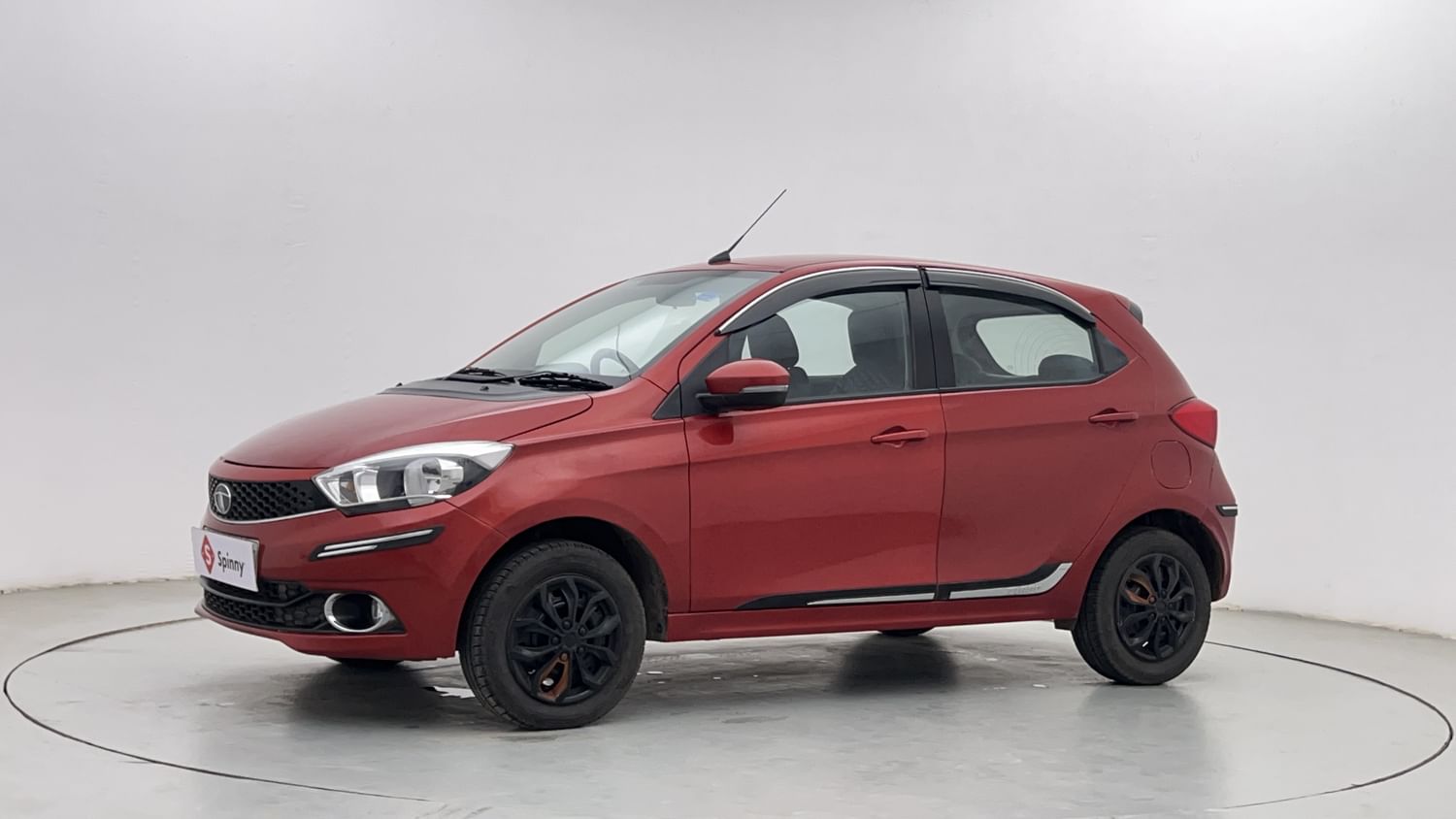 Used Tata Tiago 1.2 Revotron XZ Plus Dual Tone Car in Pune, 2018 Model ...