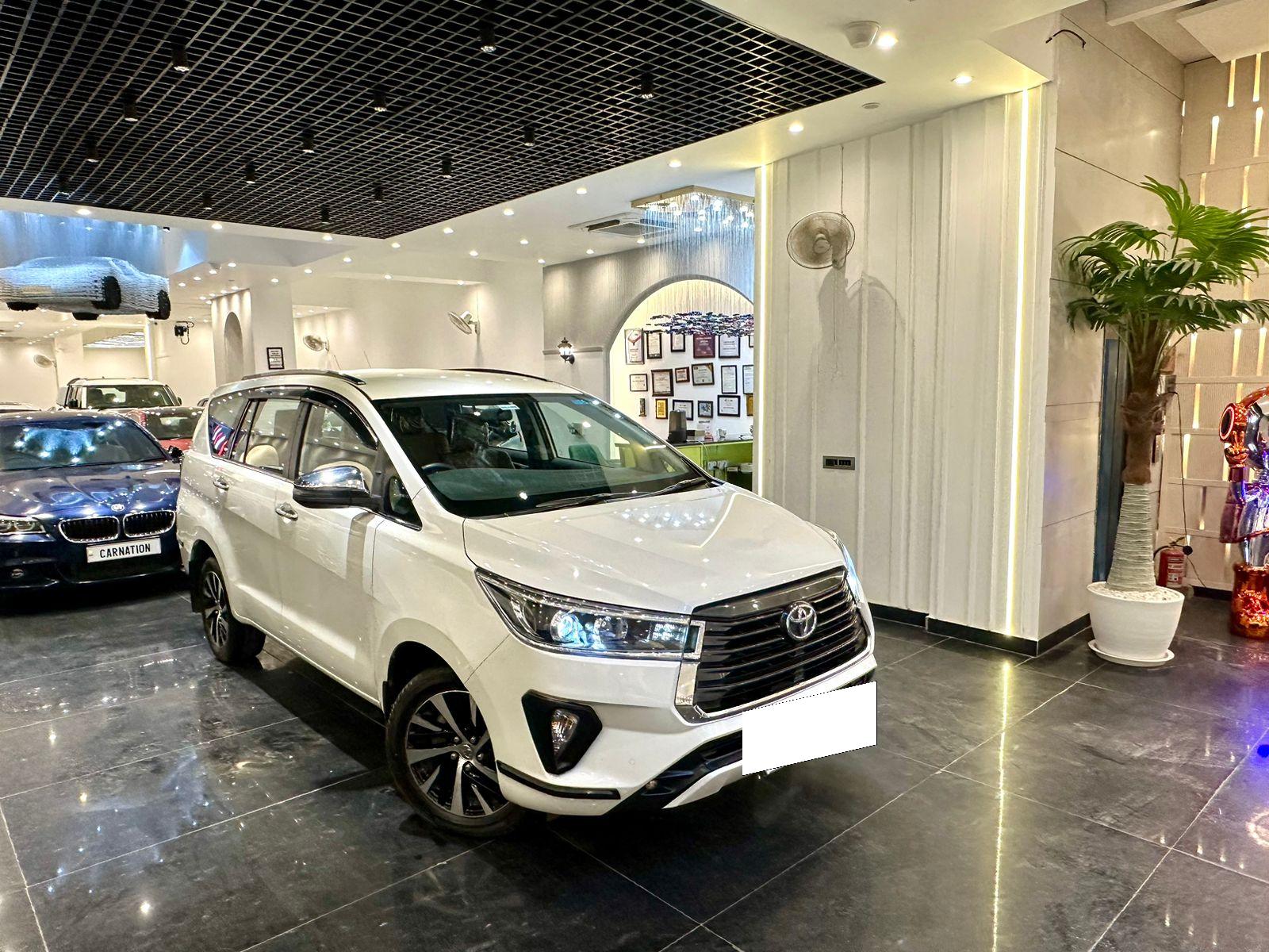 Used Toyota Innova Crysta 2.7 ZX 7 STR AT Car in New Delhi, 2025 Model ...