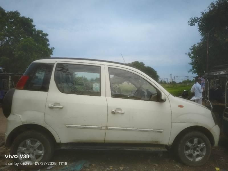 Used Mahindra Quanto C8 Car in Gonda, 2013 Model - Find Best Deals ...