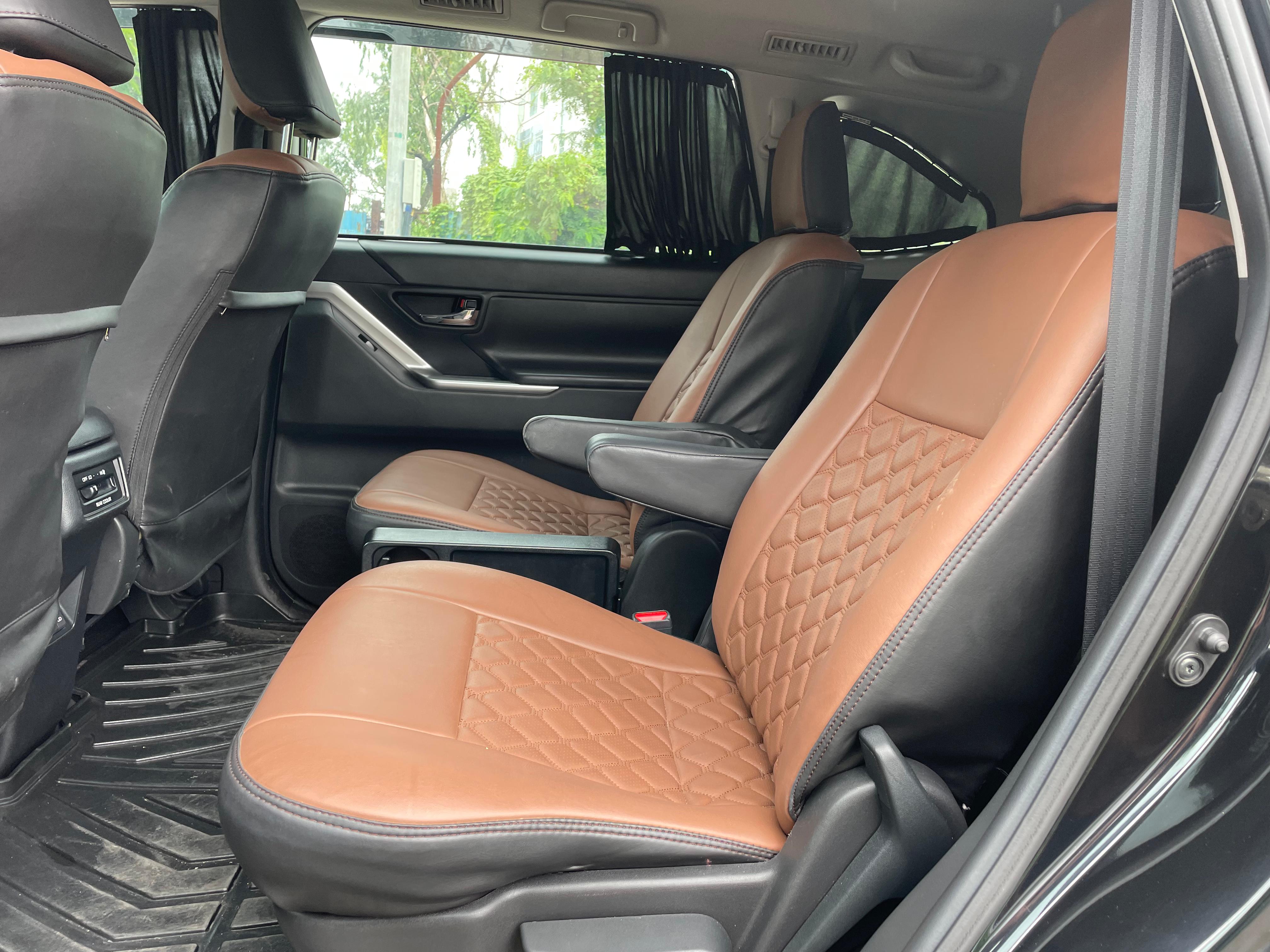 Buy Used Toyota Innova Hycross GX 7STR of 2024 model @ 21,95,000 INR in ...