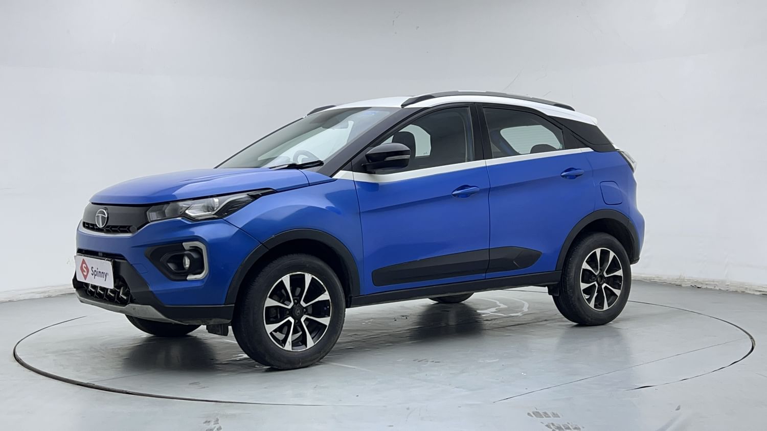 Used Tata Nexon XZA Plus DualTone Roof AMT Car in New Delhi, 2020 Model ...