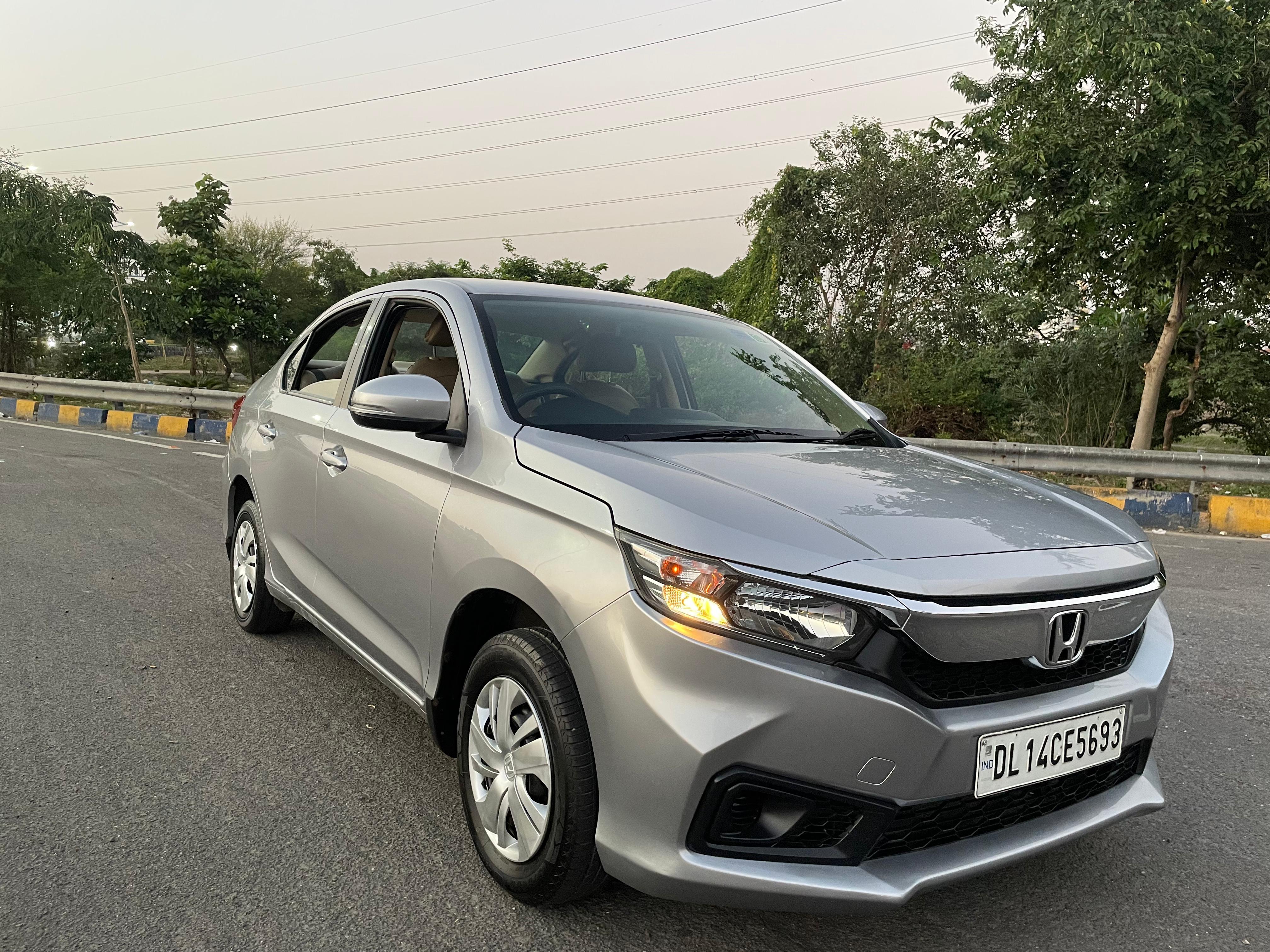 Used Honda Amaze S CVT Petrol BSIV Car in New Delhi, 2019 Model - Find ...