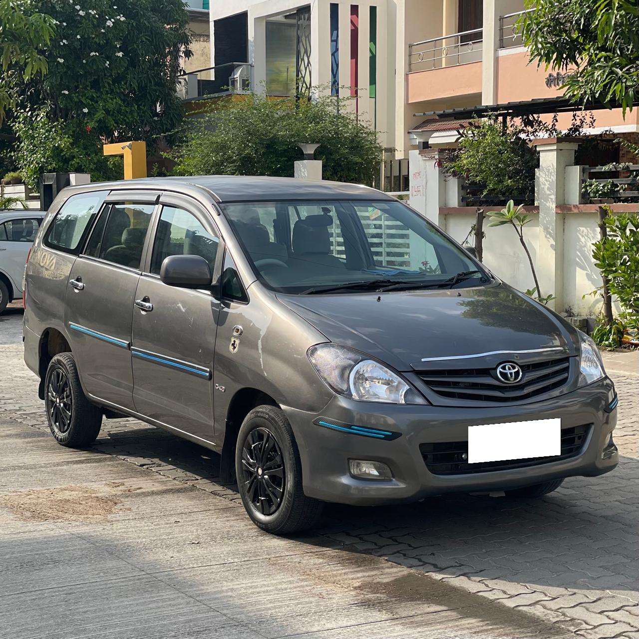Used Toyota Innova 2.5 G (Diesel) 8 Seater BS III Car in Nagpur, 2010 ...