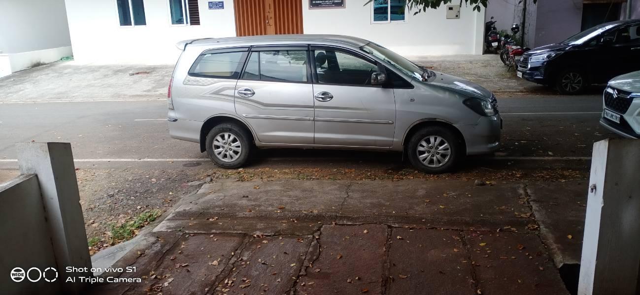 Used Toyota Innova 2.5 V Diesel 7-seater Car in Shimoga, 2011 Model ...