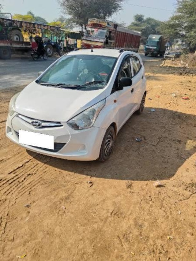 Used 2013 Hyundai EON Petrol Manual in Hanumangarh at ₹1.60 Lakh - CarDekho