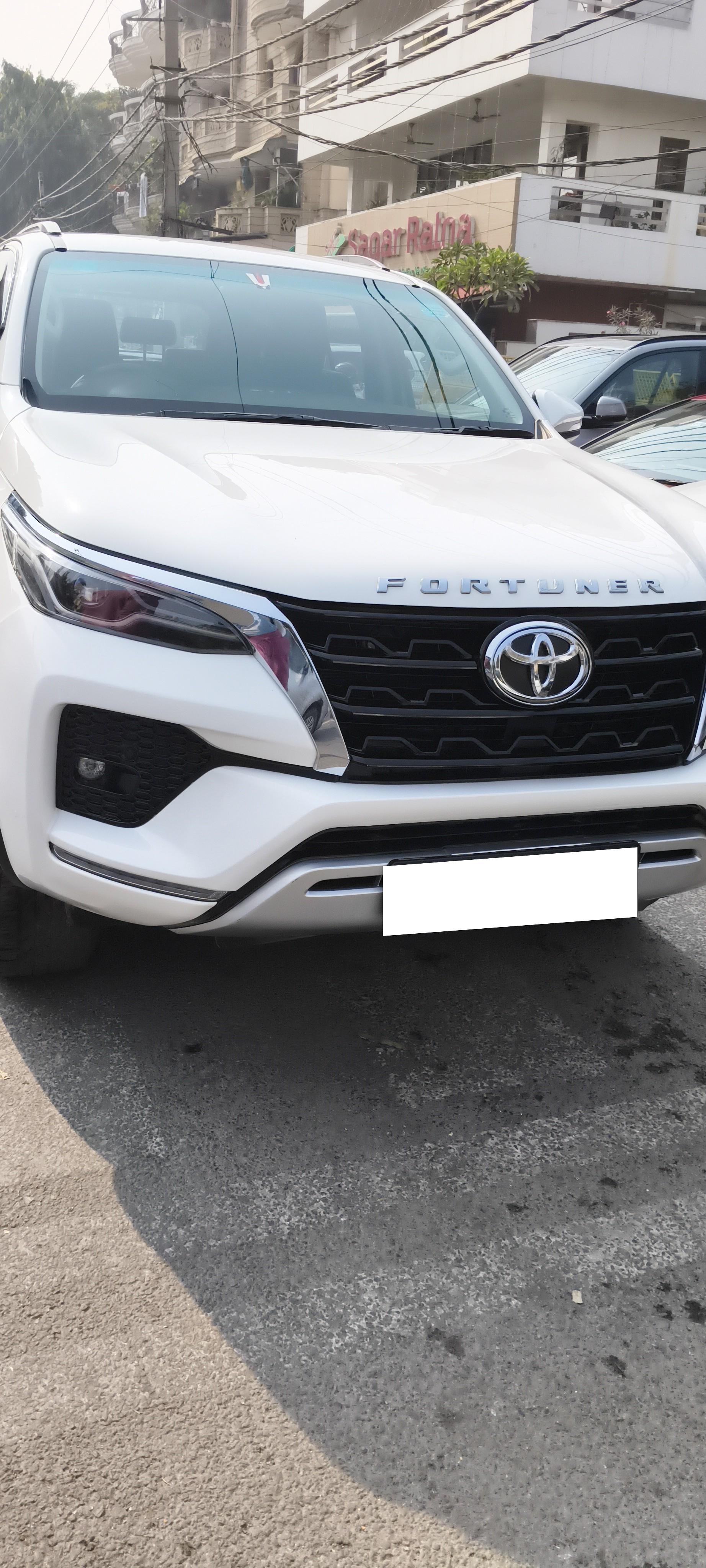 Used 2024 Toyota Fortuner 2694 cc Petrol Automatic Car in New Delhi at ...