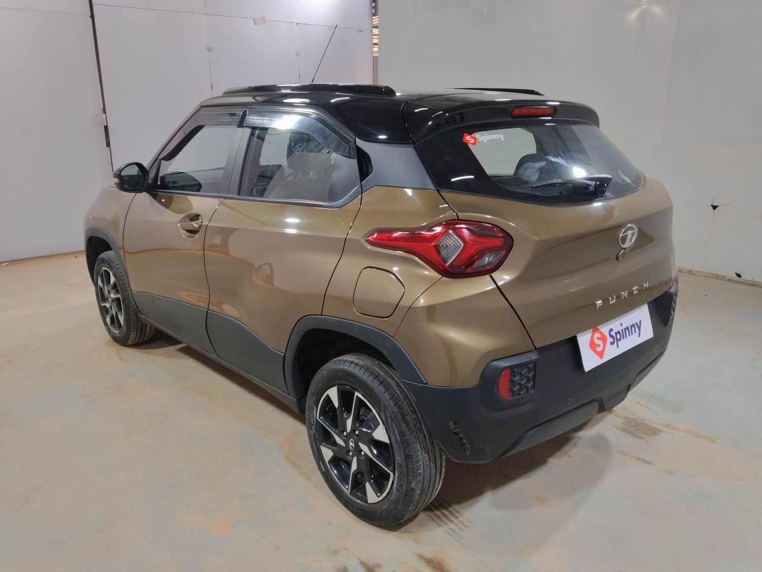 Buy Used Tata Punch Creative AMT DT of 2022 model @ 7,40,000 INR in ...