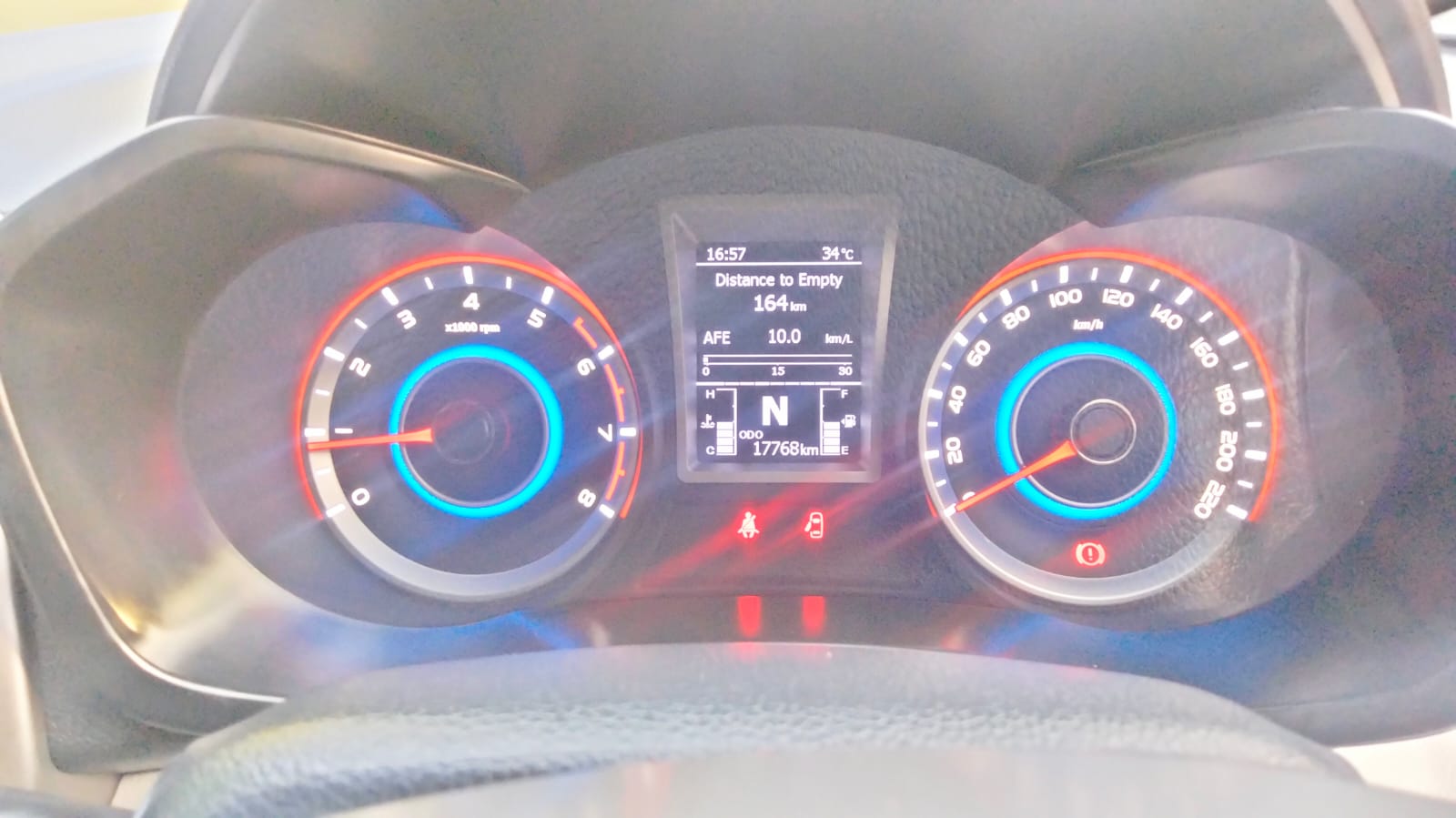 Buy Used Mahindra XUV300 W8 Opt of 2022 model @ 7,90,000 INR in Delhi ...