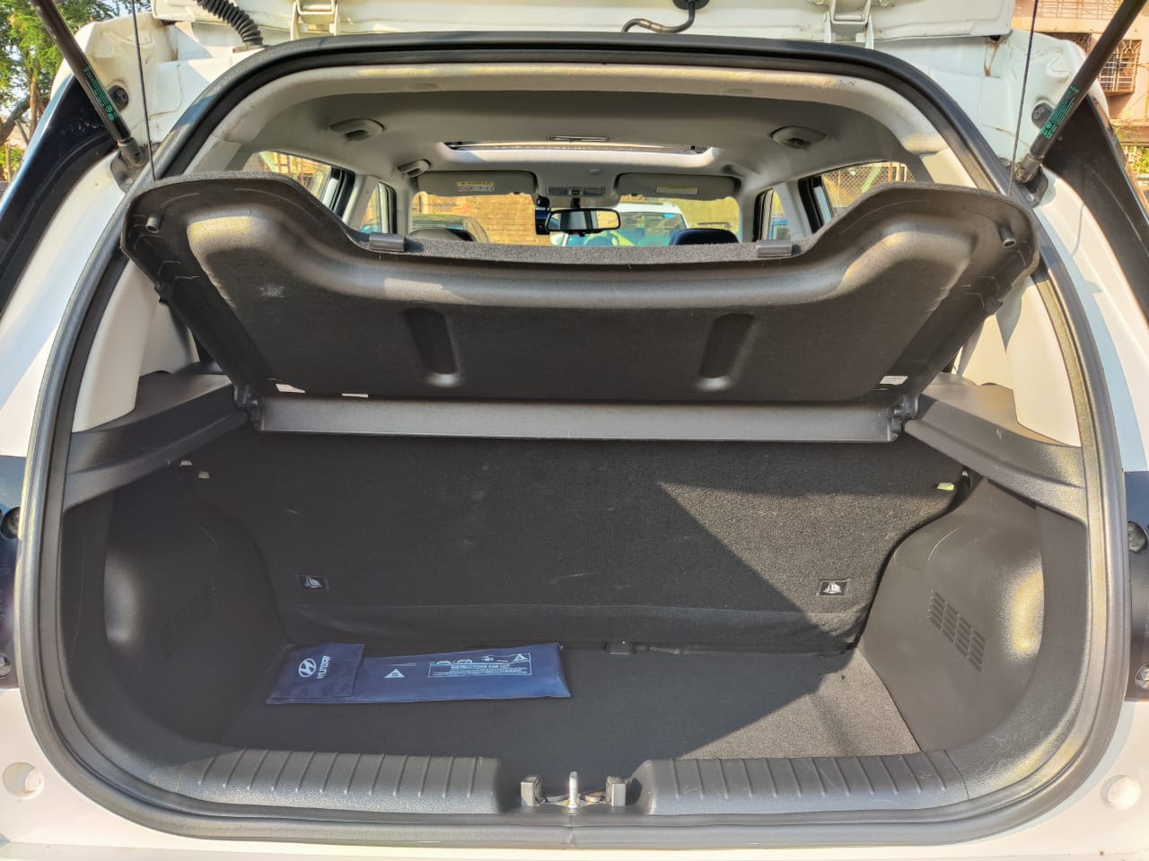 Buy Used Hyundai Exter SX Opt Connect AMT of 2024 model @ 9,25,000 INR ...