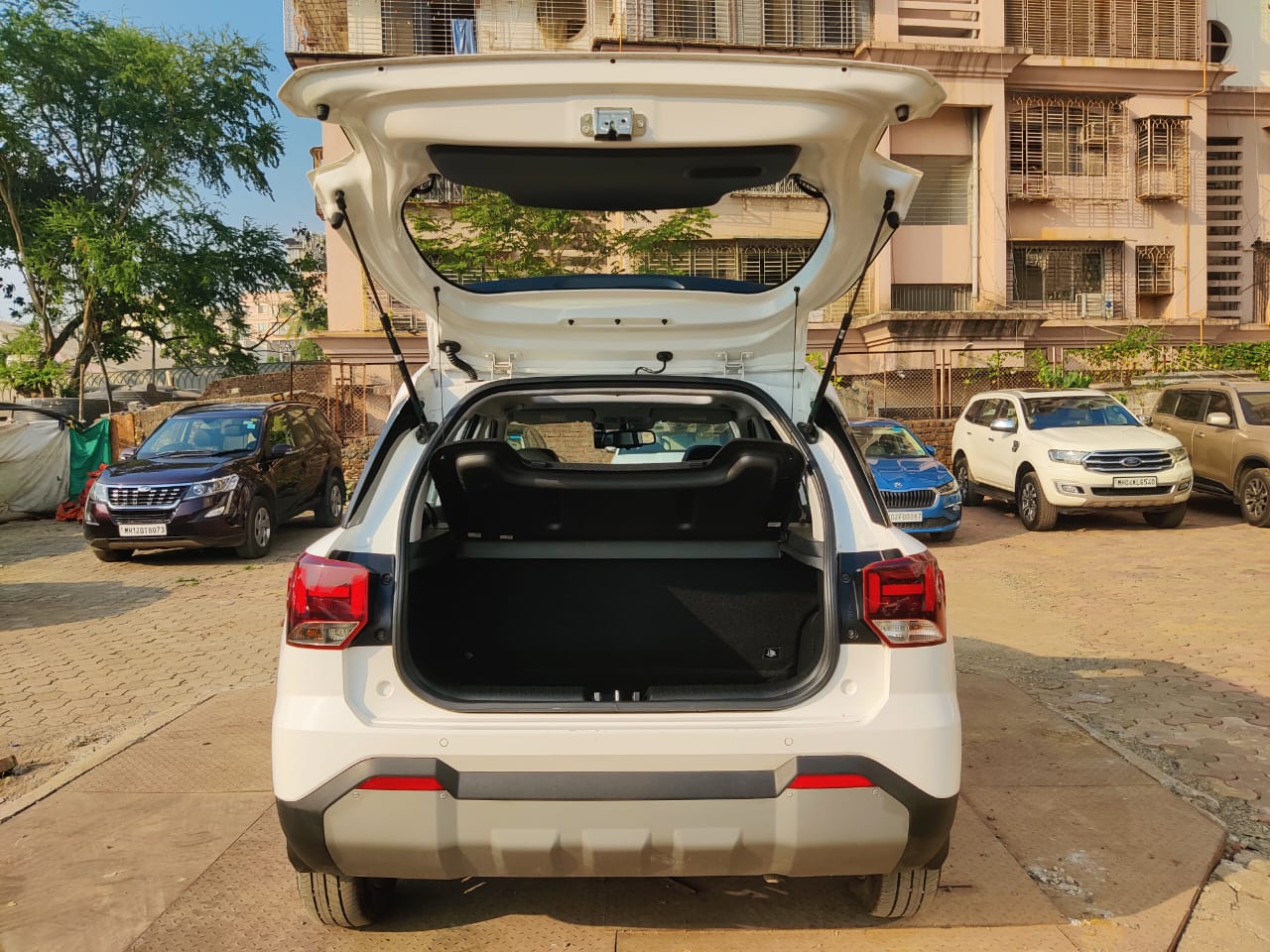 Buy Used Hyundai Exter SX Opt Connect AMT of 2024 model @ 9,25,000 INR ...