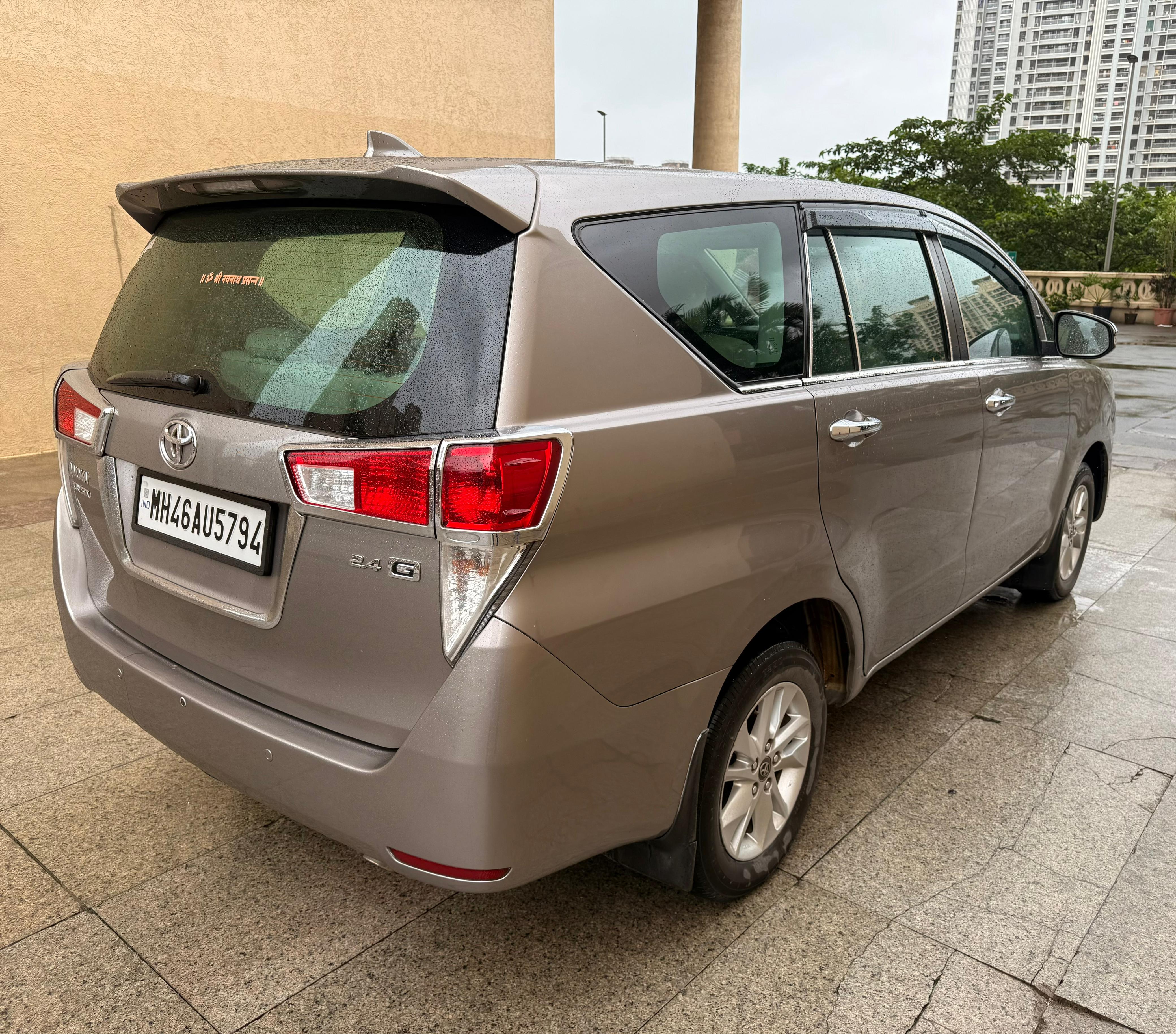 Buy Used Toyota Innova Crysta 2.4 G MT 8 STR of 2016 model @ 12,99,000 ...