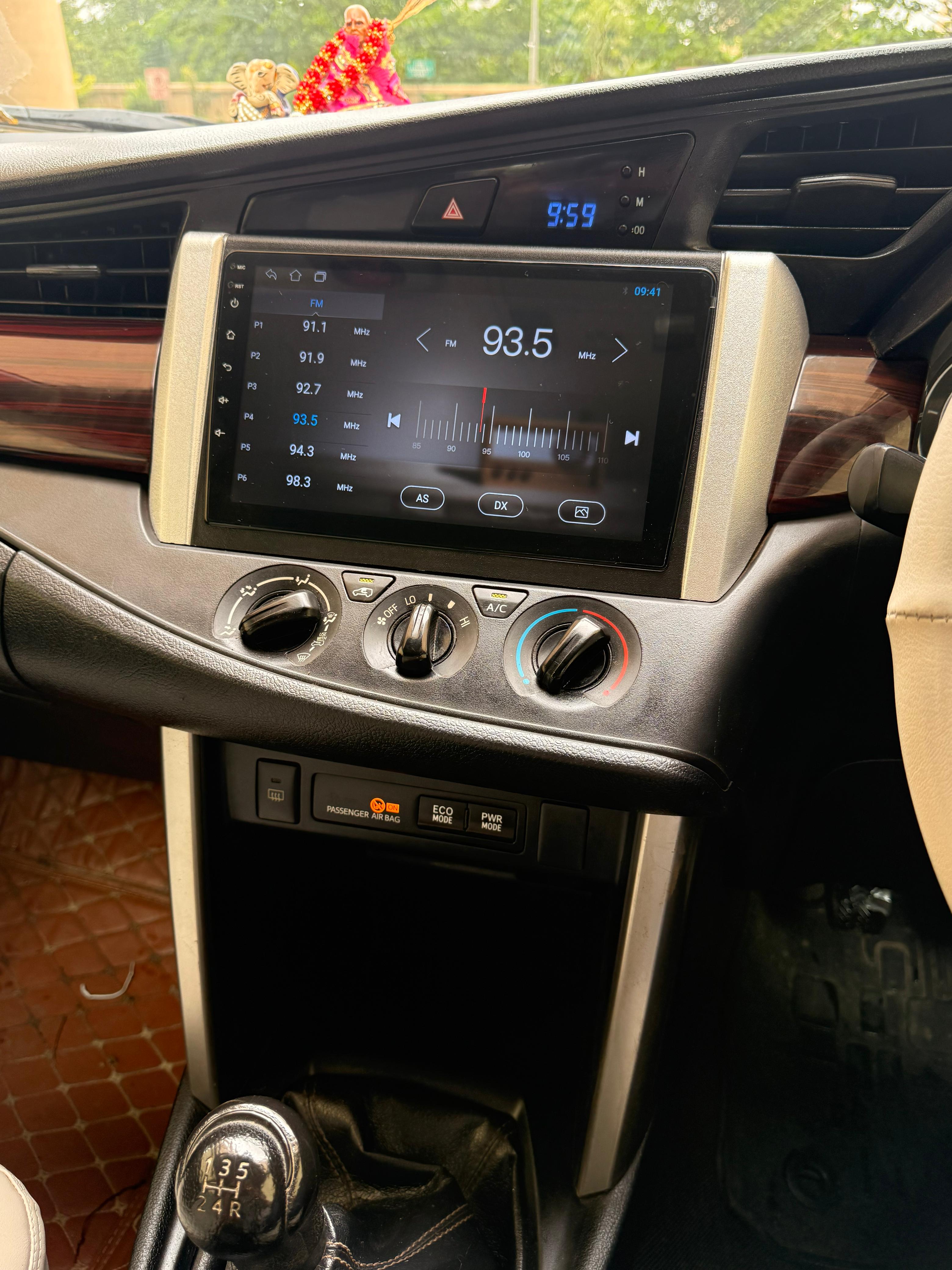 Buy Used Toyota Innova Crysta 2.4 G MT 8 STR of 2016 model @ 12,99,000 ...