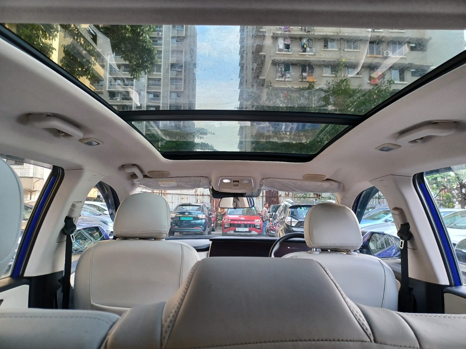 Buy Used Mahindra XUV700 AX7 AT Luxury Pack BSVI of 2022 model @ 18,25,000 INR in Mumbai ...