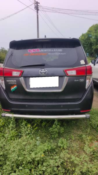 Buy Used Toyota Innova Crysta 2.4 G MT 8S BSIV of 2018 model @ 17,00 ...