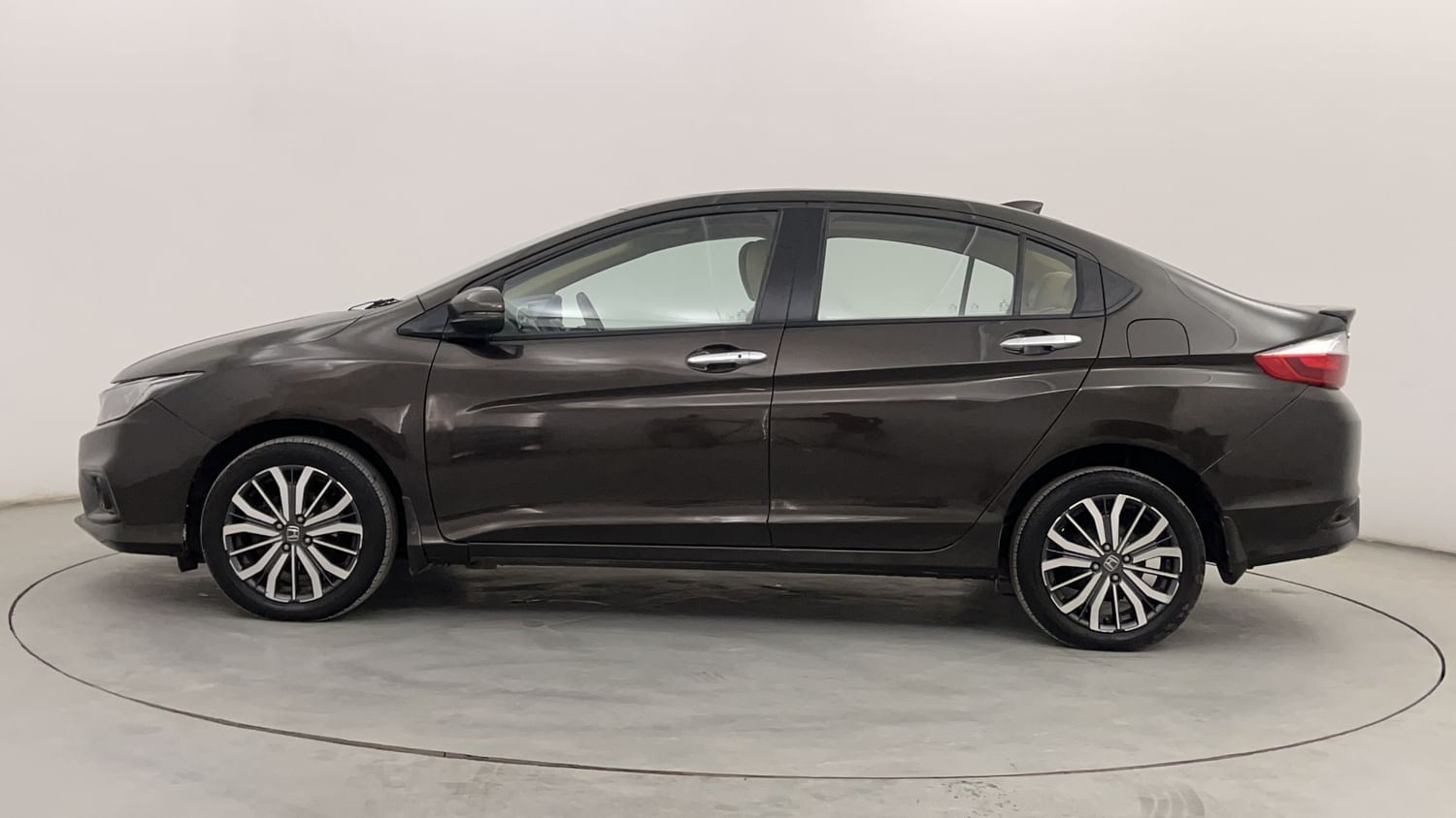 Buy Used Honda City ZX CVT of 2017 model @ 7,64,000 INR in Pune - 4950022 - ZigWheels.com