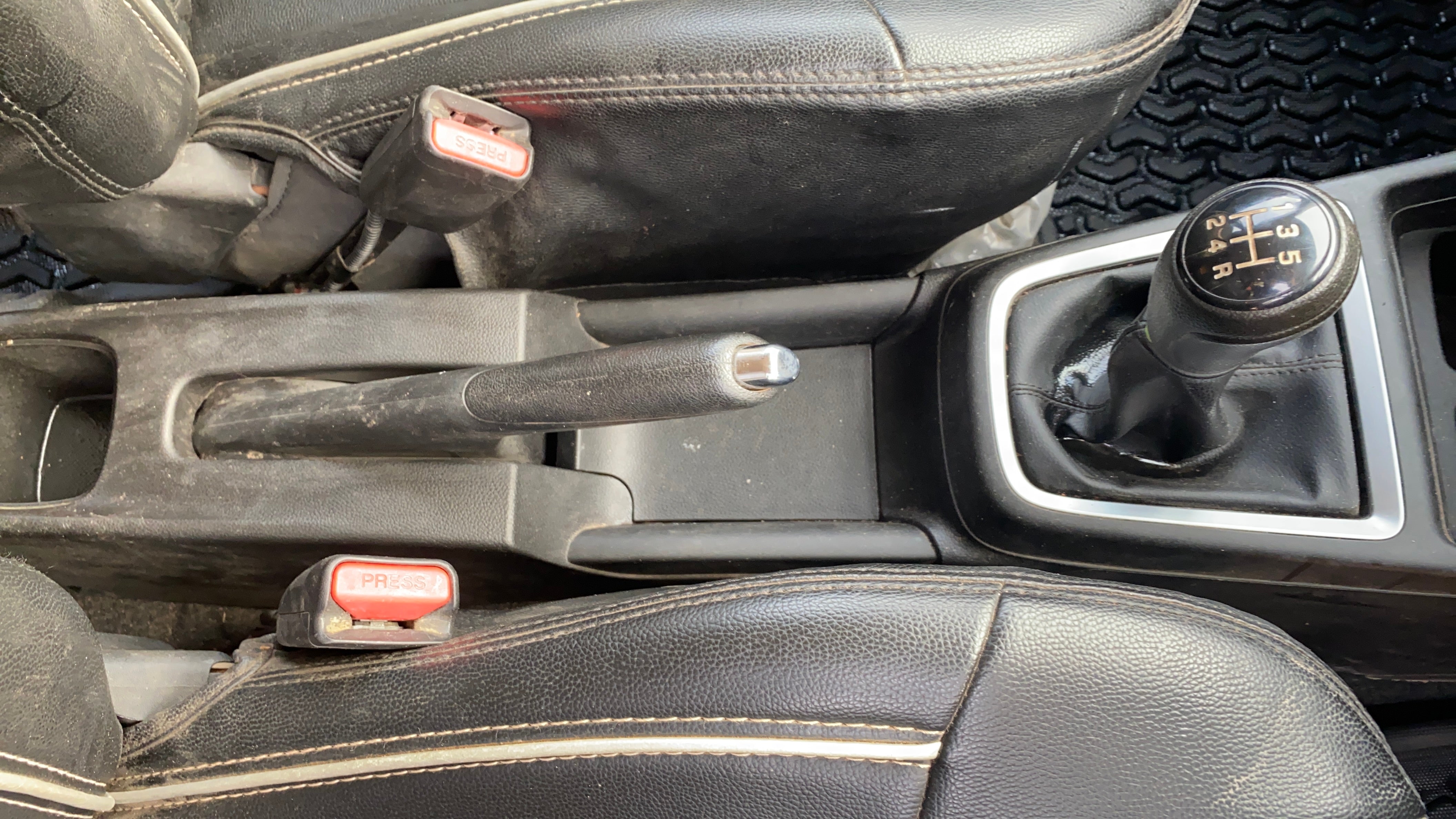 Buy Used Maruti Swift VXI of 2023 model @ 5,68,105 INR in Ahmedabad - 4951644 - ZigWheels.com