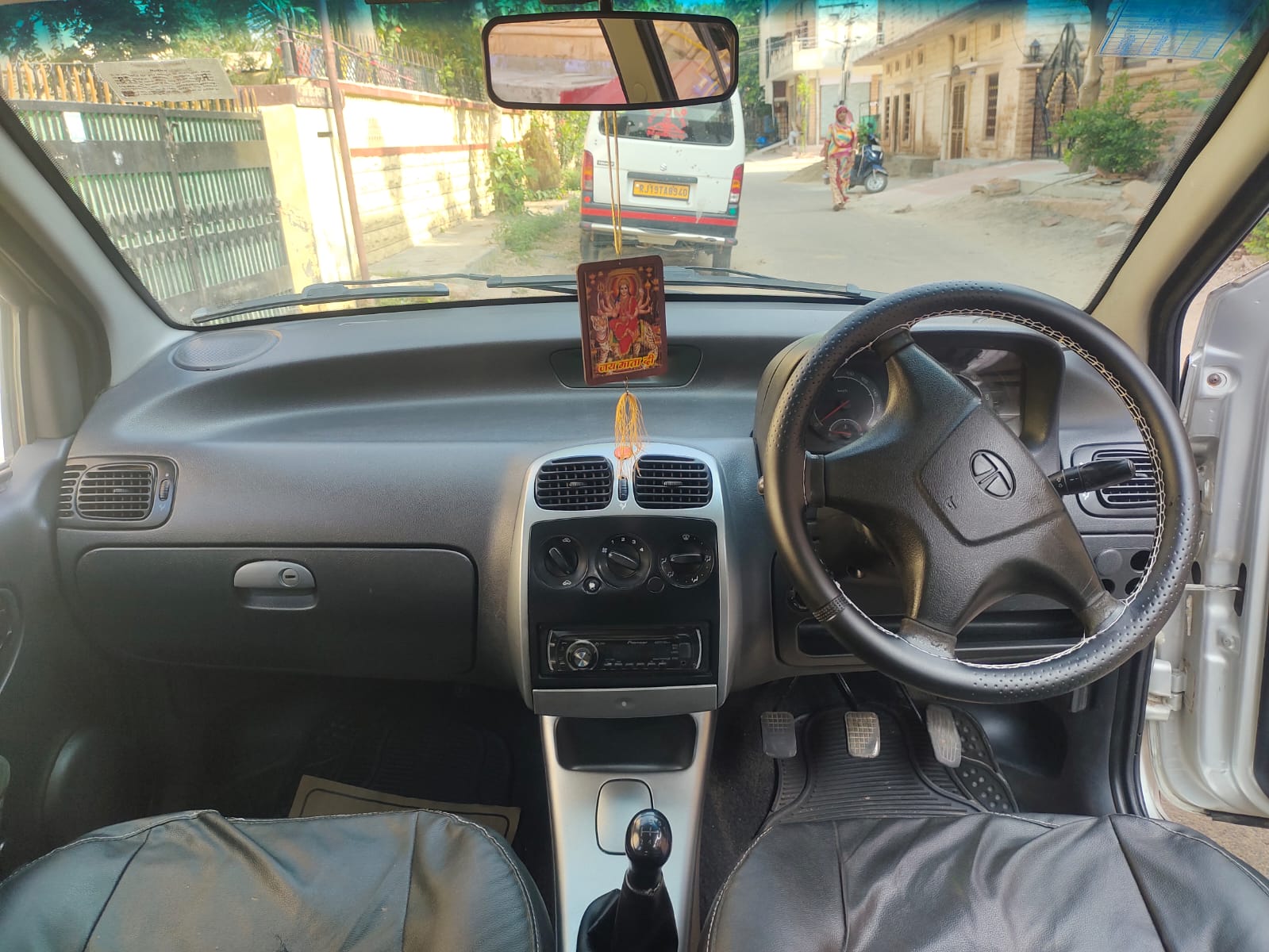 Buy Used Tata Indica DLS of 2009 model @ 1,20,000 INR in Jodhpur - 4953800 - ZigWheels.com