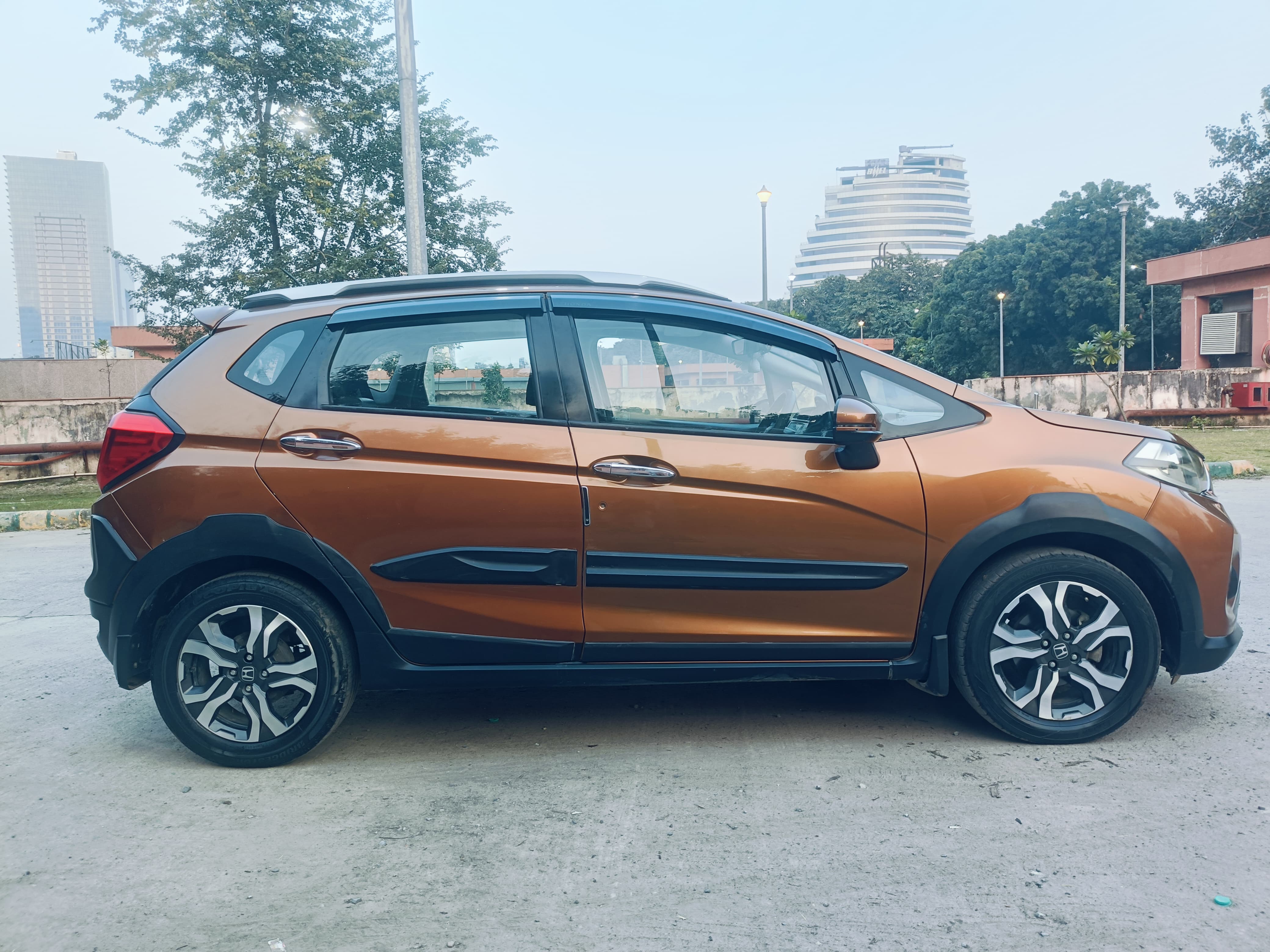 Buy Used Honda WR-V i-VTEC VX of 2018 model @ 4,45,000 INR in Noida - 4955848 - ZigWheels.com