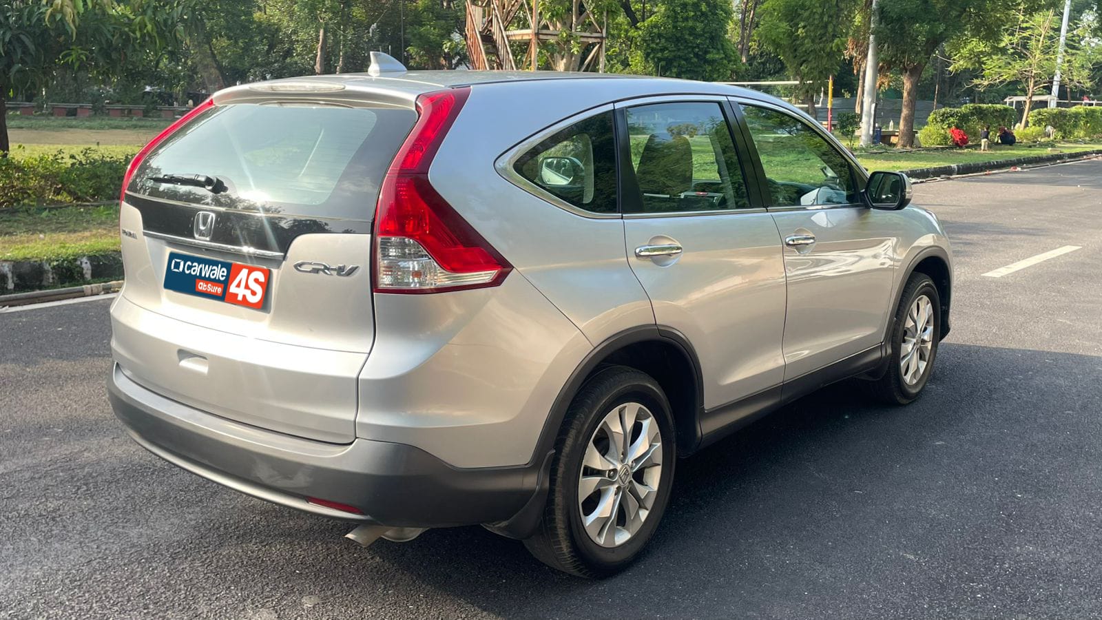 Buy Used Honda CR-V 2.0L 2WD AT of 2018 model @ 9,85,000 INR in Delhi - 4957852 - ZigWheels.com