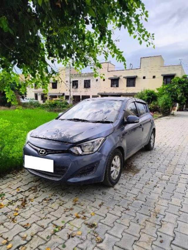 Used 2012 Hyundai i20 Diesel Manual in Kharar at ₹1.80 Lakh - CarDekho