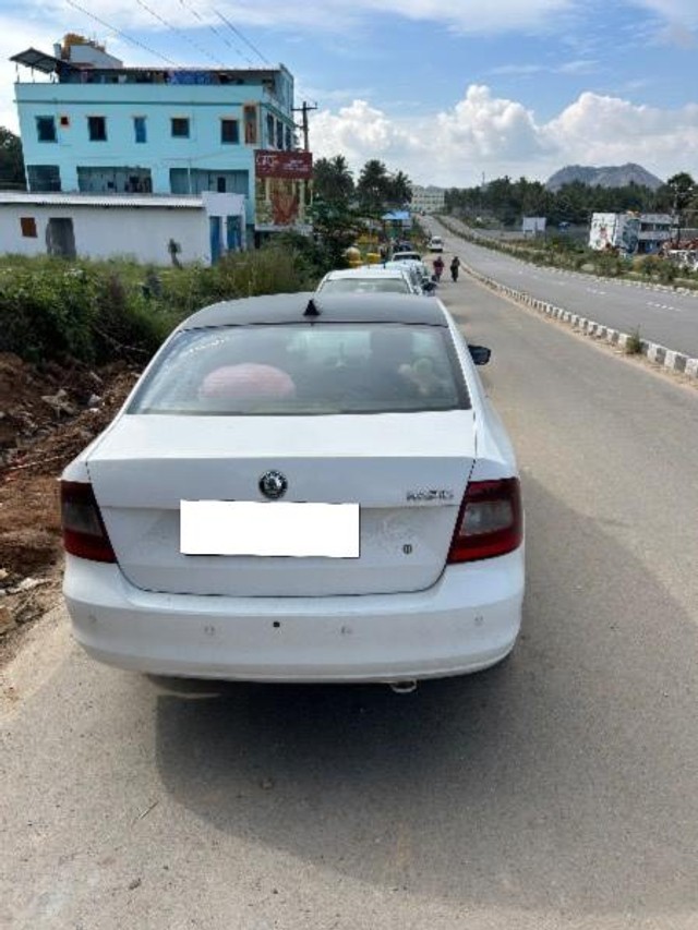 Used 2013 Skoda Rapid Diesel Manual in Hosur at ₹3 Lakh - CarDekho