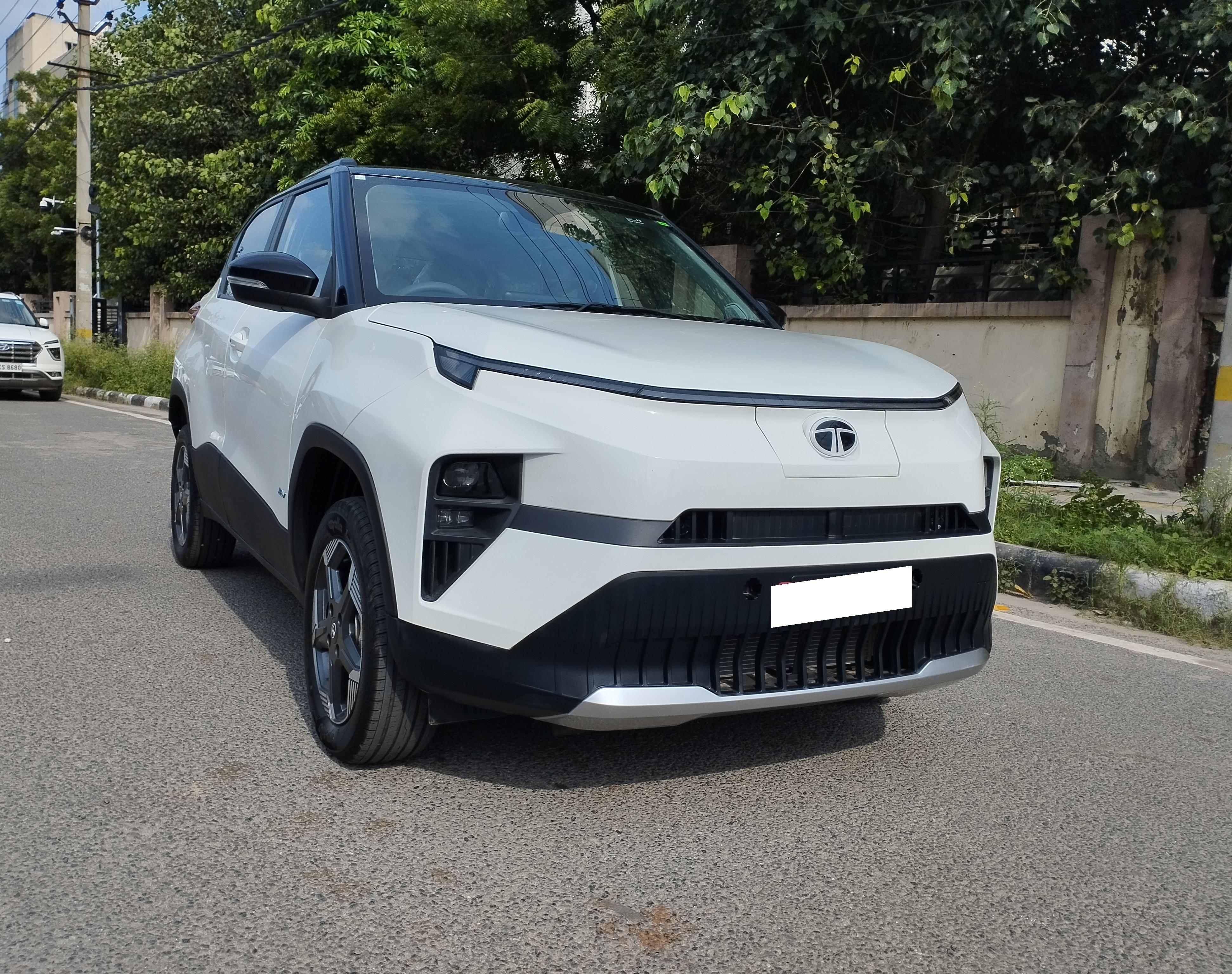 Used 2025 Tata Punch EV Electric Automatic Car in New Delhi at ₹11.59 ...