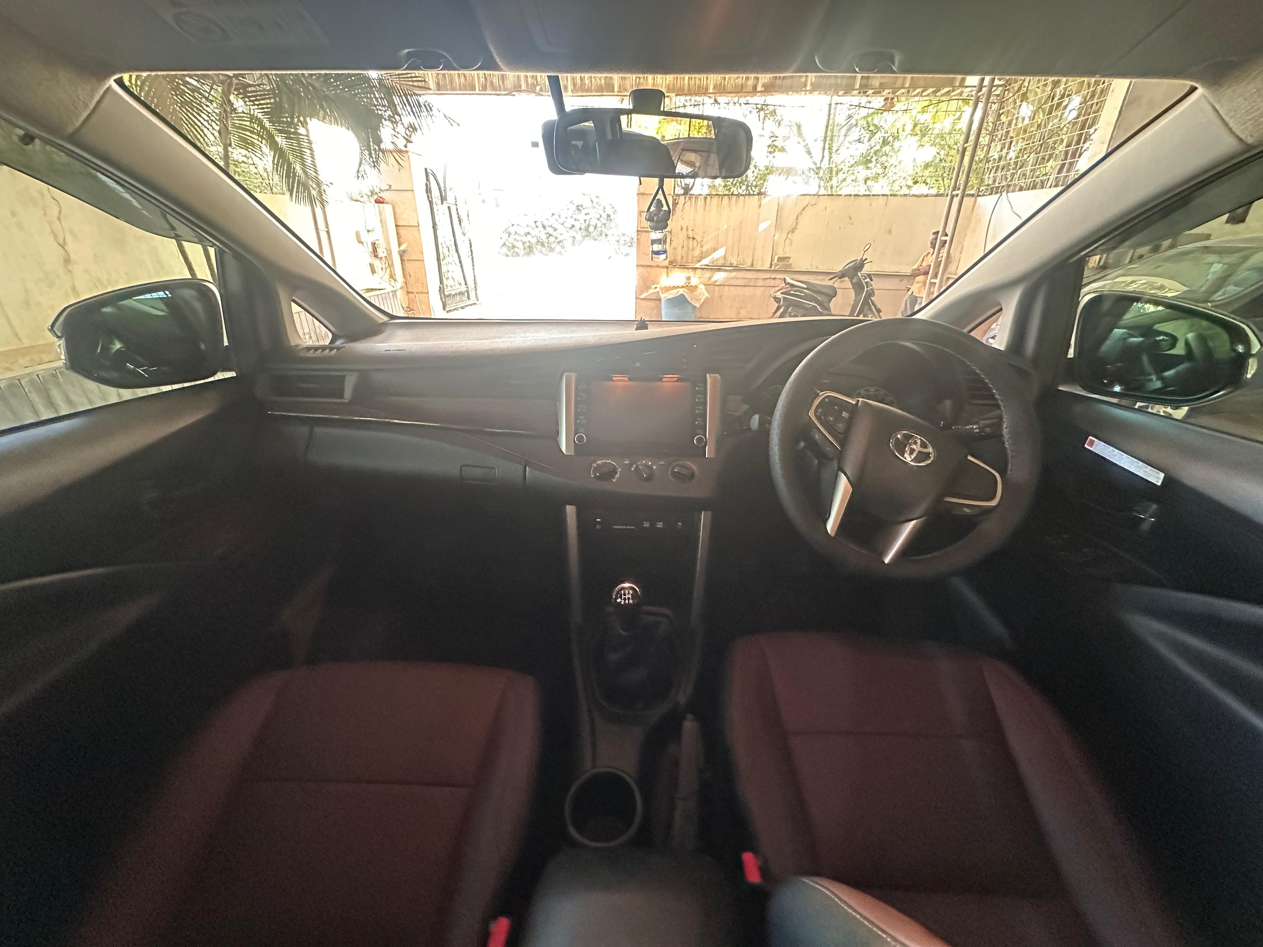 Buy Used Toyota Innova Crysta 2.4 GX Plus 7Str of 2024 model @ 25 ...